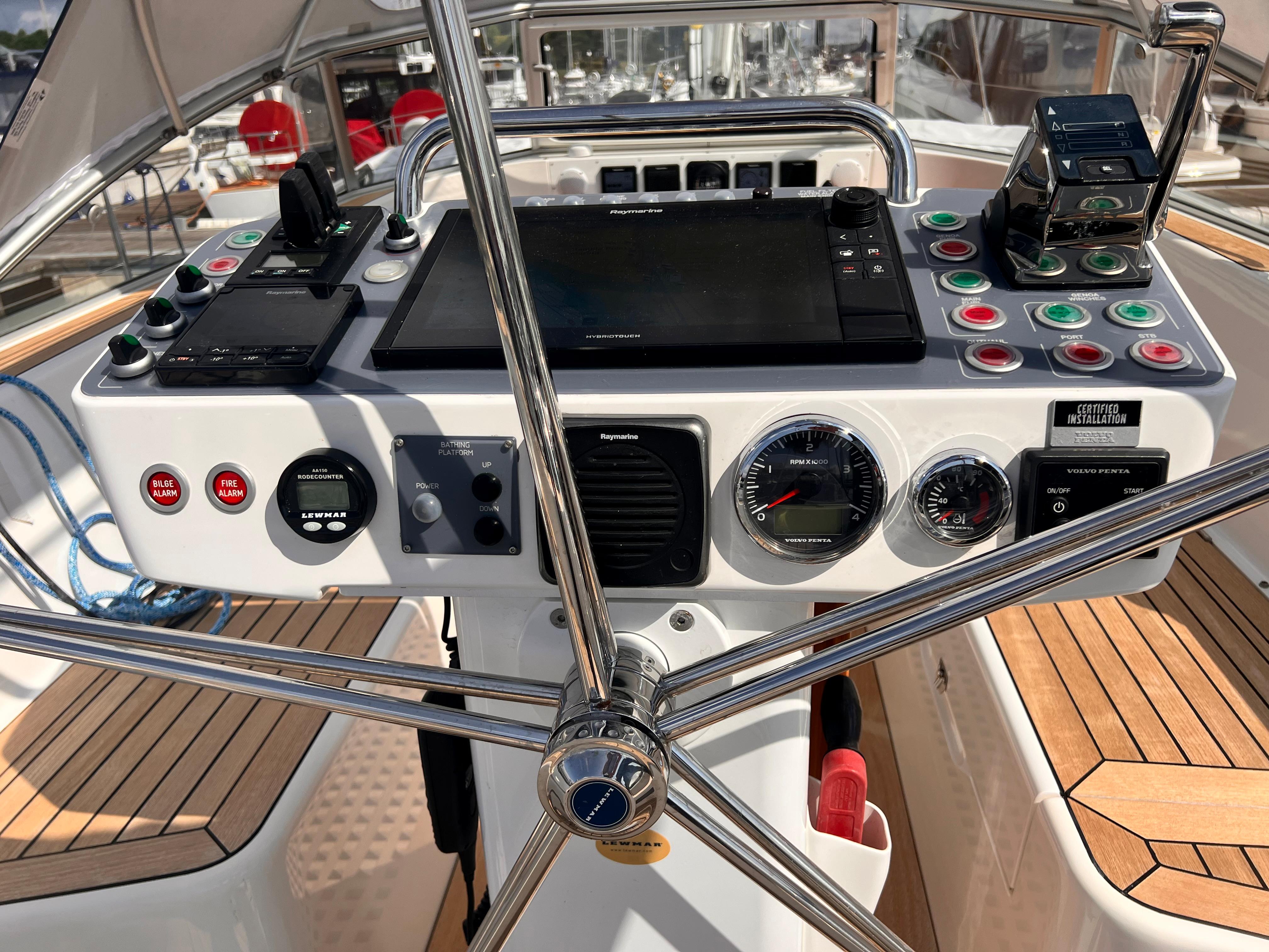 2017 Hallberg-Rassy 44 Segelyacht Kaufen - YachtWorld