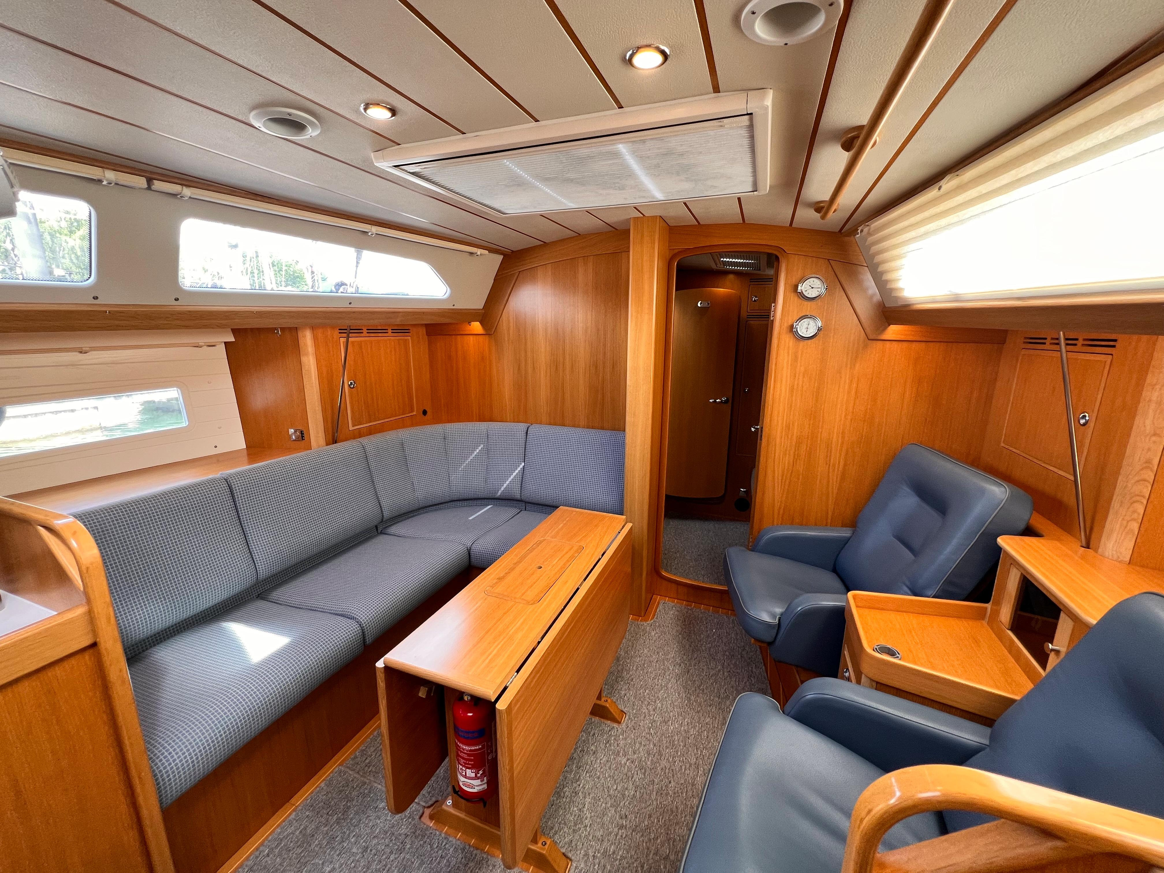 2017 Hallberg-Rassy 44 Segelyacht Kaufen - YachtWorld