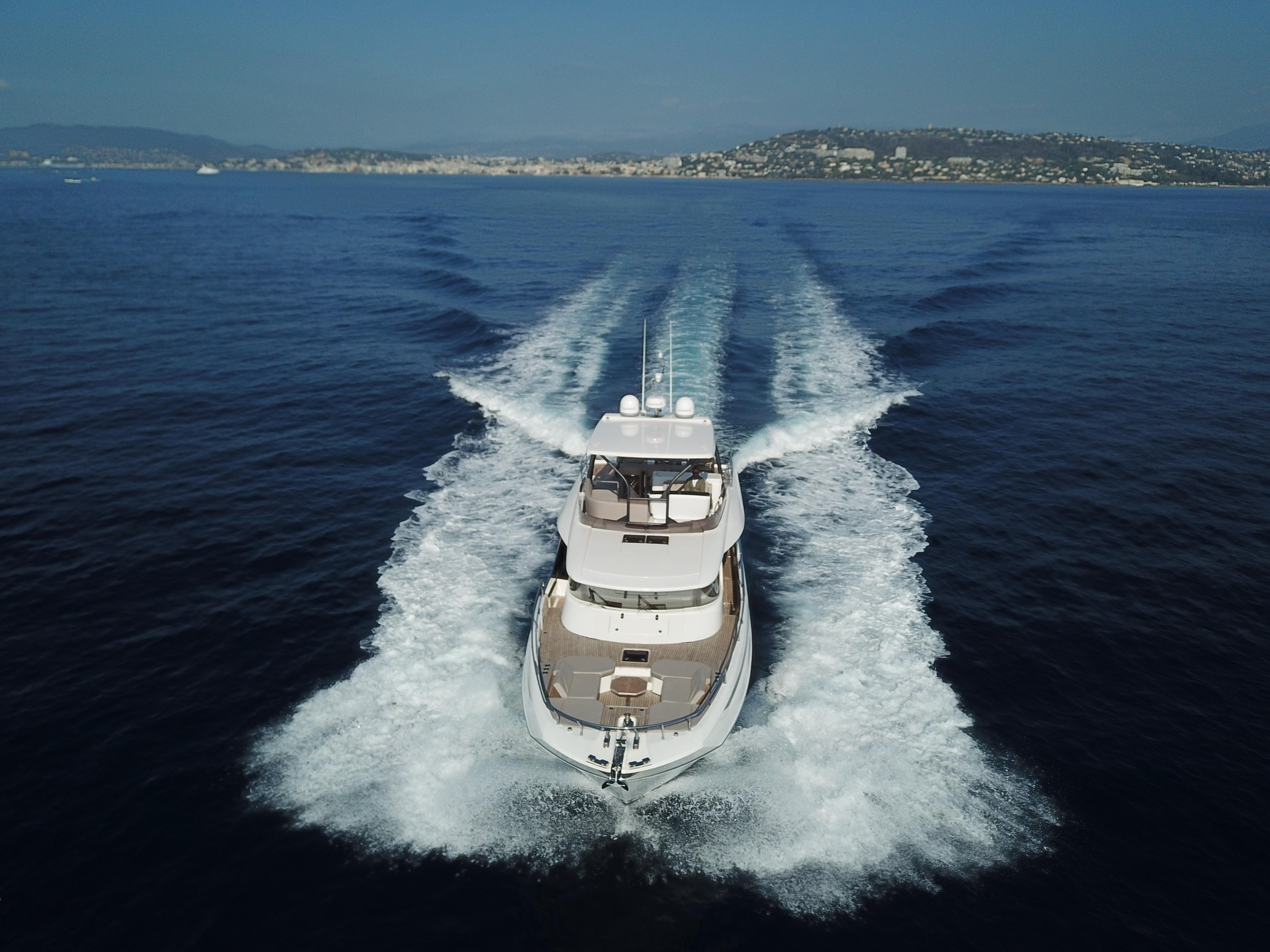 2022 Prestige X60 Flybridge Boot Kaufen - YachtWorld