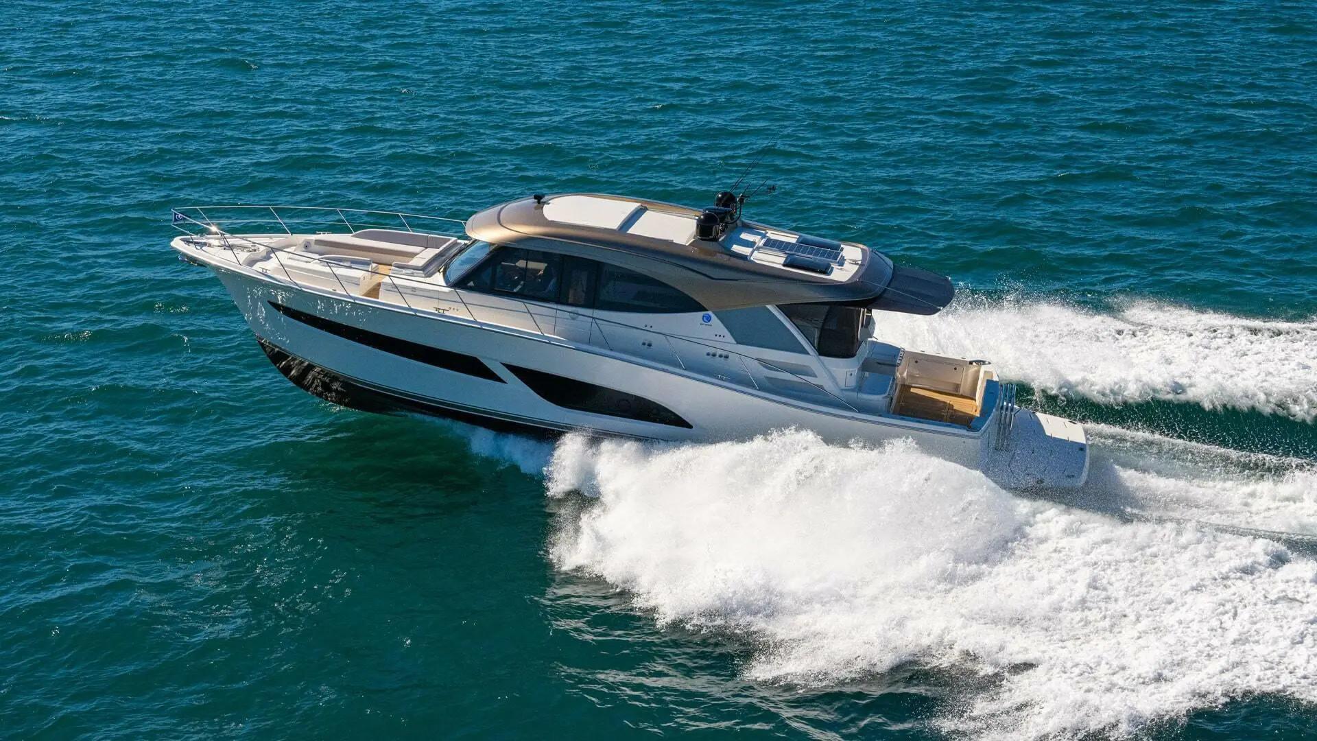 Nuevo 2025 Riviera 585 SUV - North Carolina | TopBarcos.com