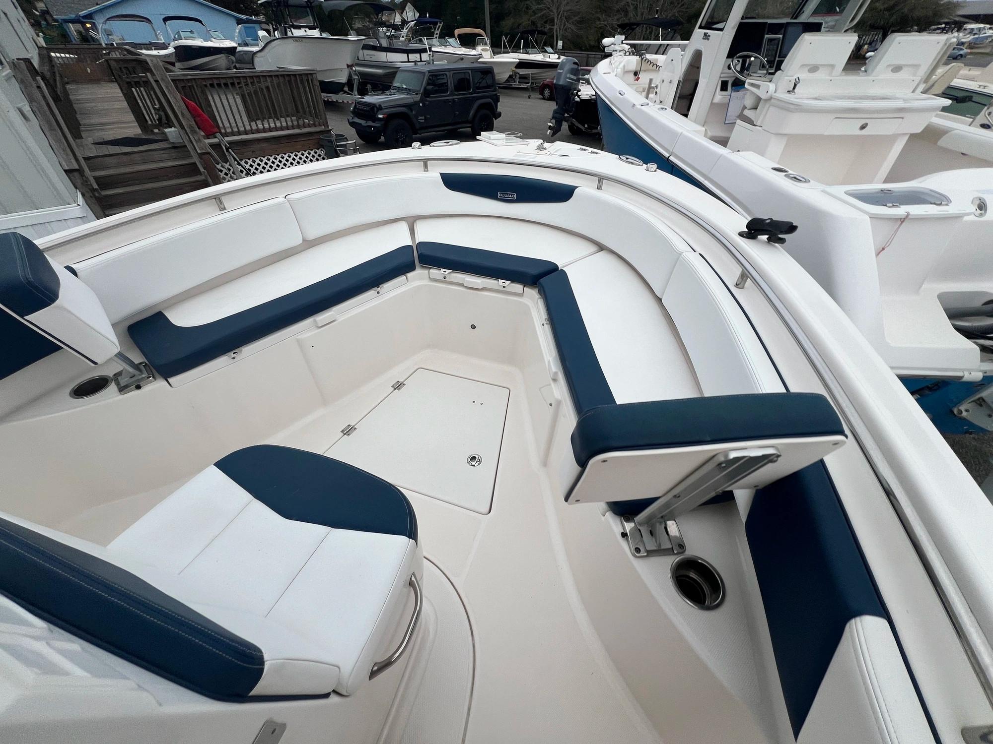 2019 Robalo 242 CC Center Console for sale - YachtWorld