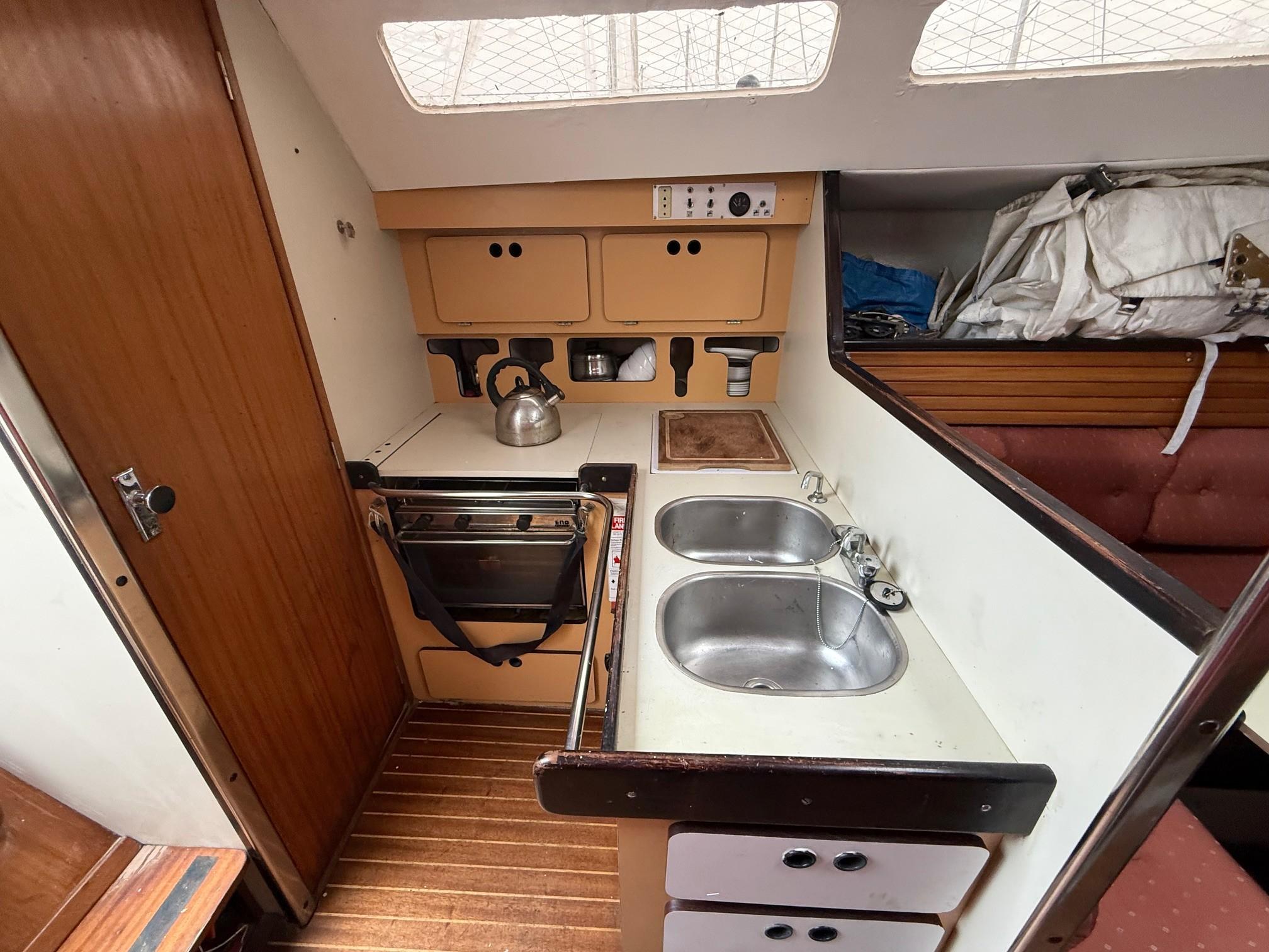 1981 Jeanneau Sun Fizz 40 Cruiser for sale - YachtWorld