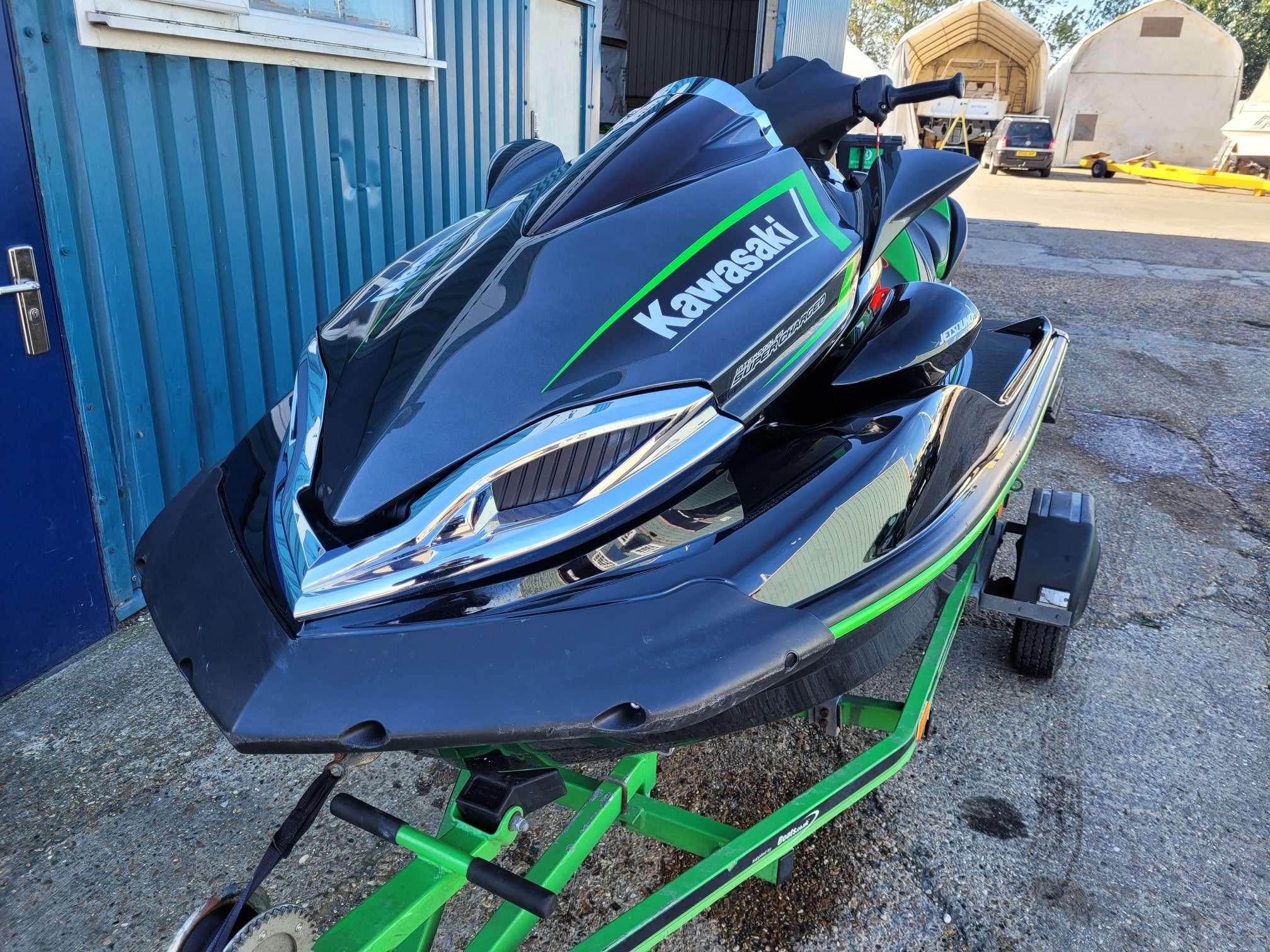 2021 Kawasaki Ultra 310 LX Wasserski/Wakeboard-Boot Kaufen - YachtWorld