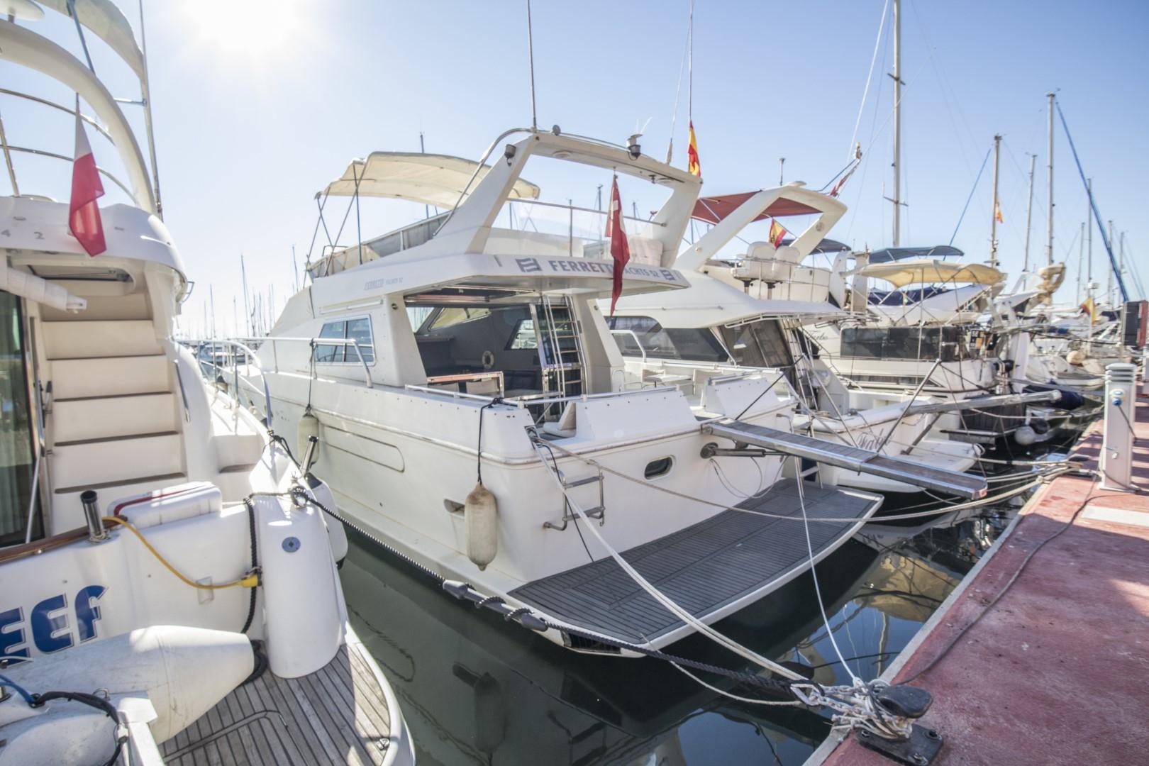 1990 Ferretti Yachts Altura 52 Bateaux flybridge à vendre - YachtWorld
