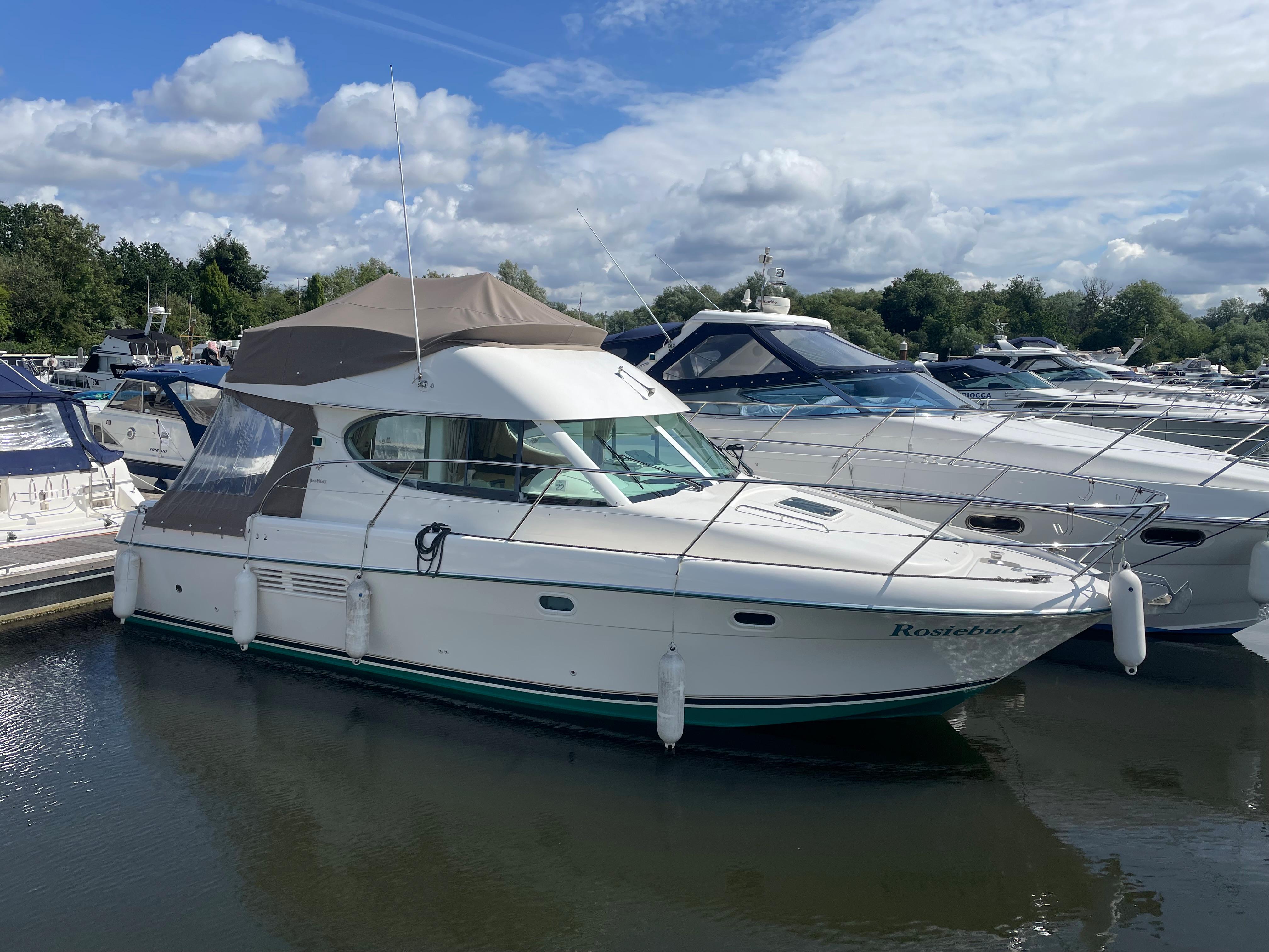 Jeanneau Prestige 32 | 2002 | 10m - Surrey | Boatshop24