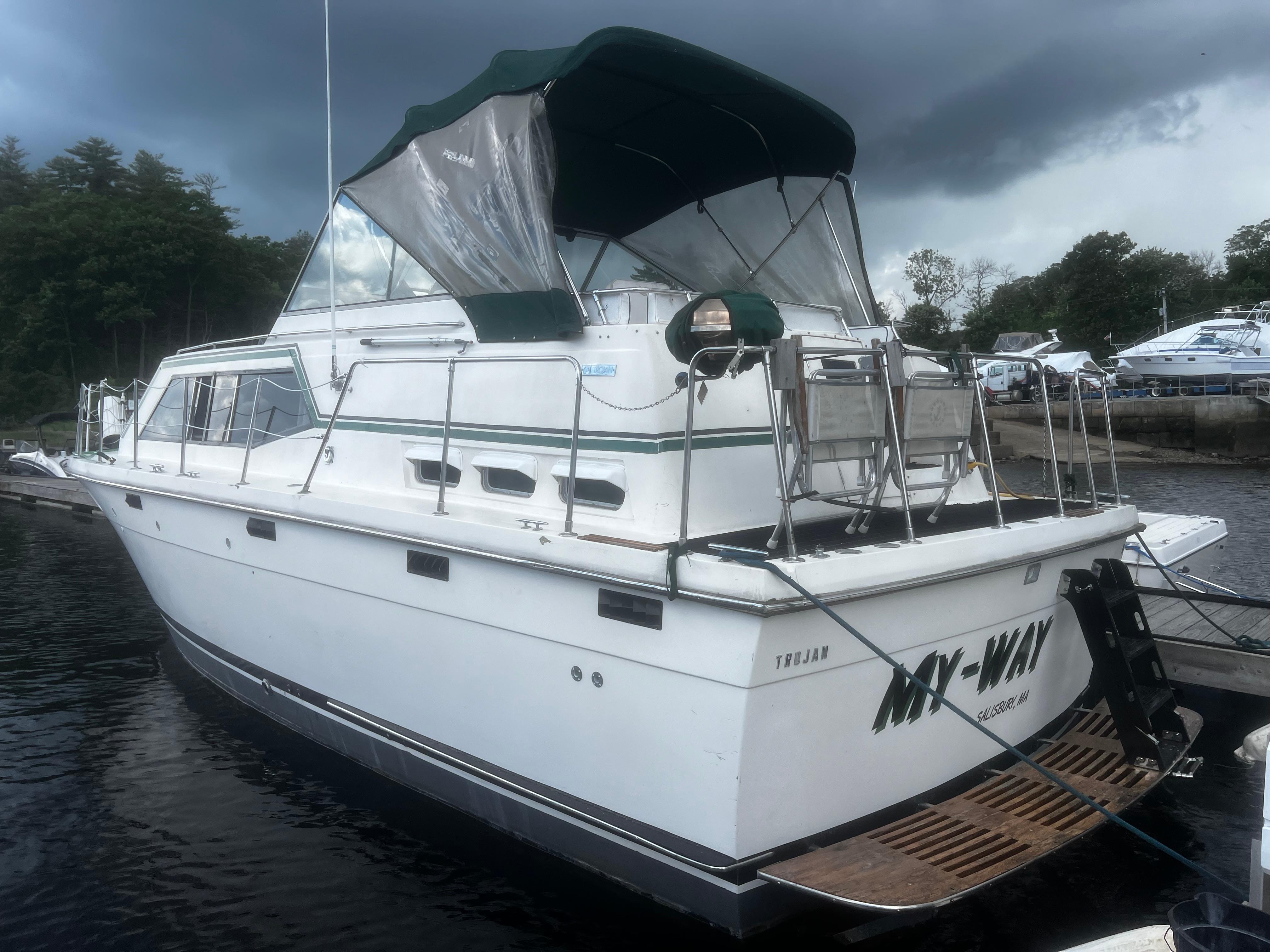 1977 Trojan 361 Tri Cabin Motorcruiser Kaufen - YachtWorld