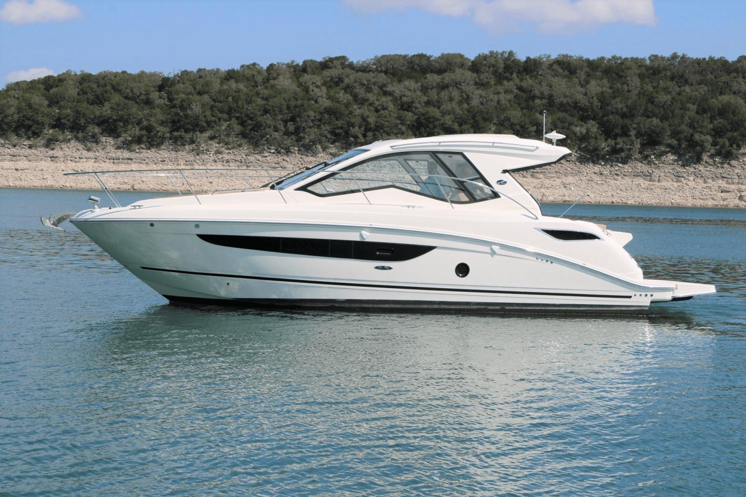 2017 Sea Ray 350 Sundancer Sports Cruiser for sale - YachtWorld