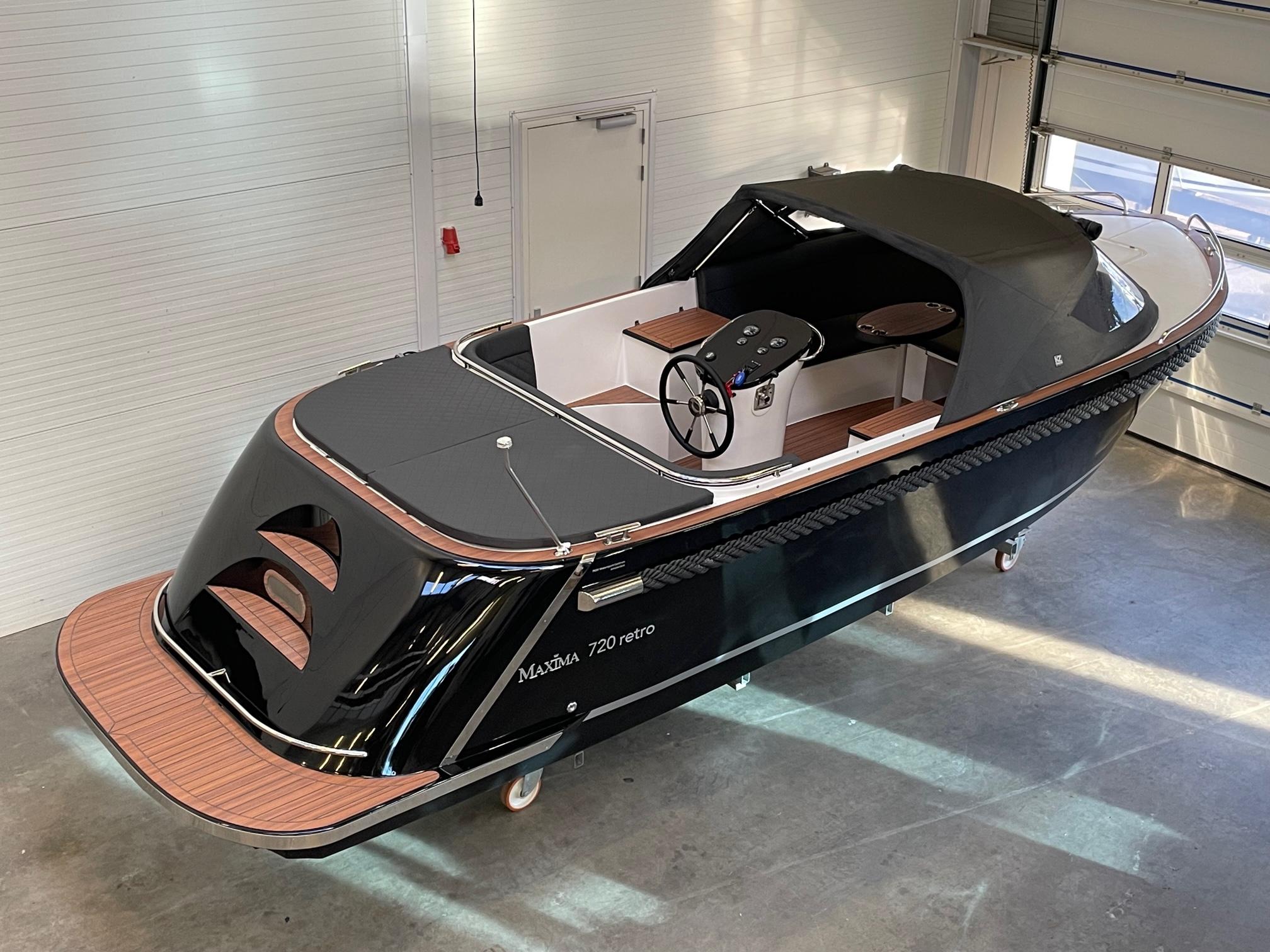 Maxima 720 Retro | 2022 | 7m | Boatshop24
