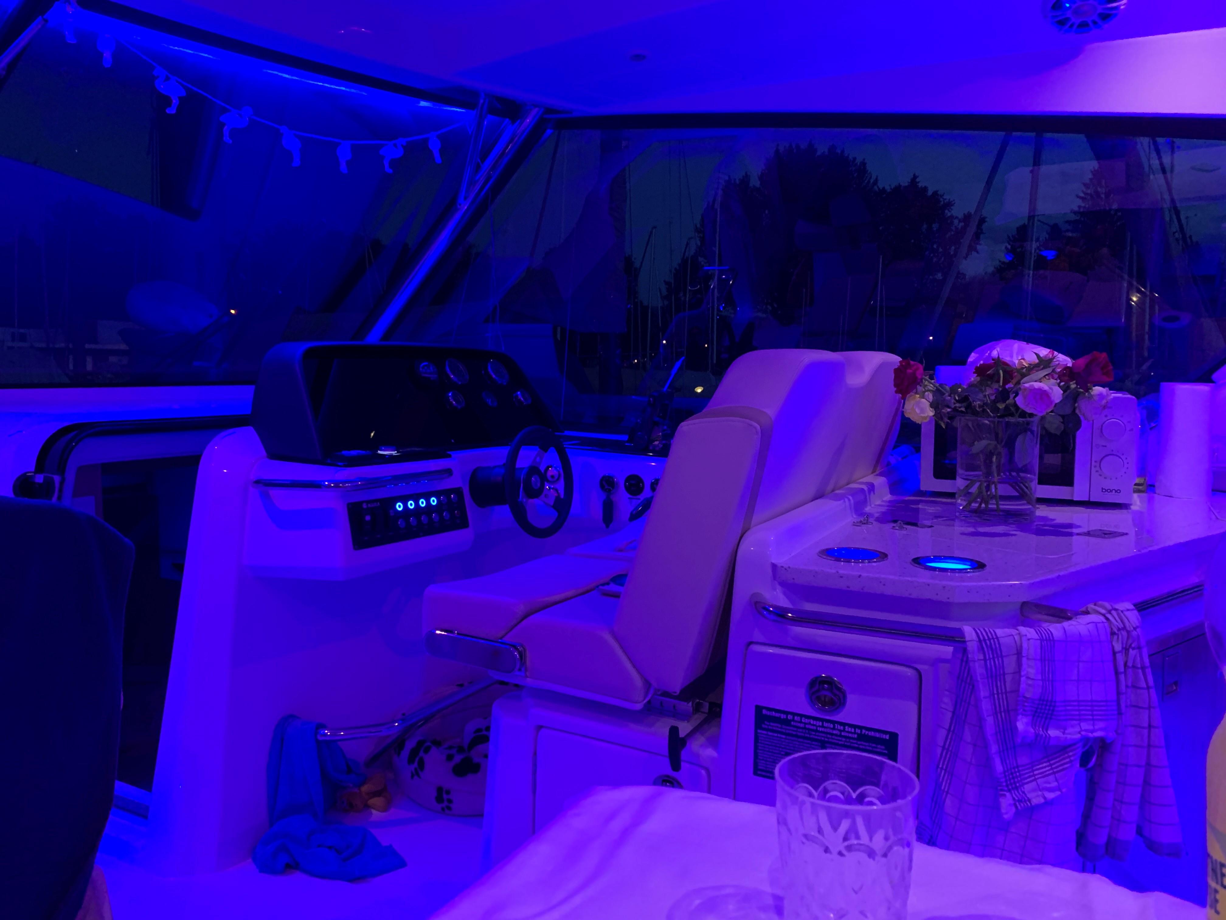 2021 Aquila 36 Sport Power Catamaran for sale - YachtWorld