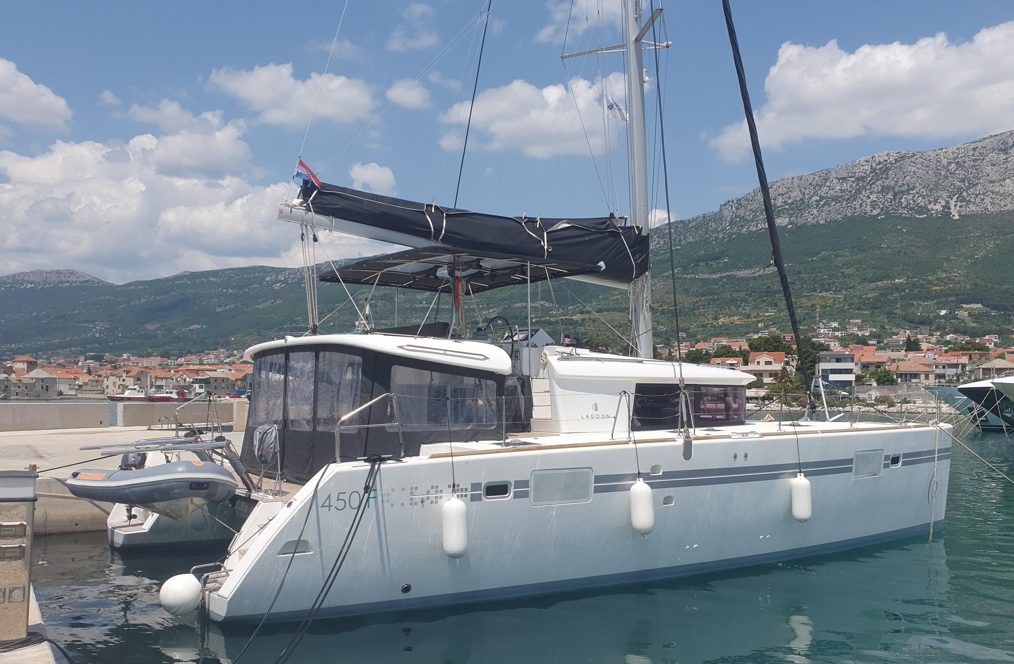 Lagoon 450 F | 2017 | 14m | Boatshop24