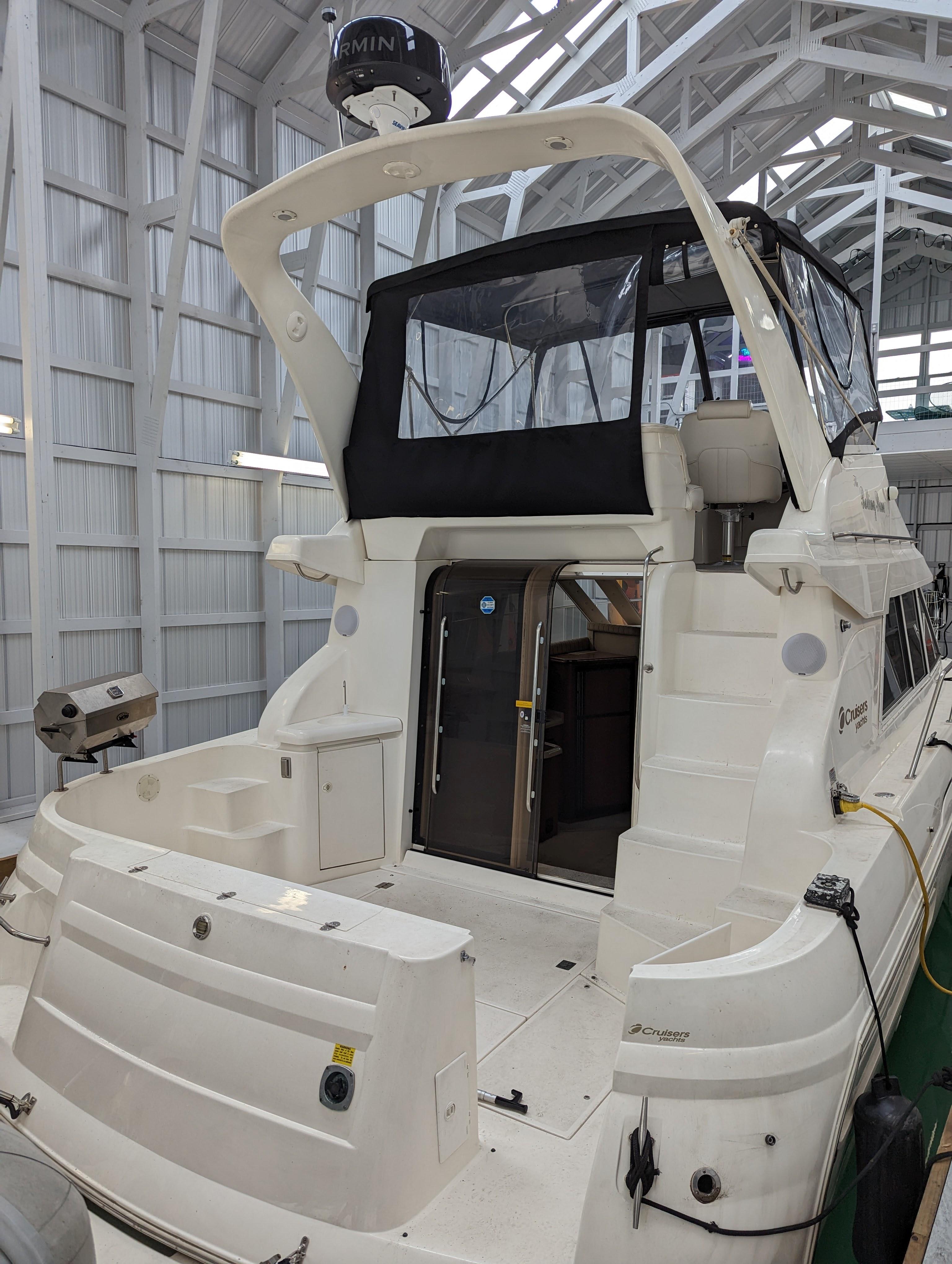 1999 Cruisers Yachts 3585 Flybridge Cruiser for sale - YachtWorld