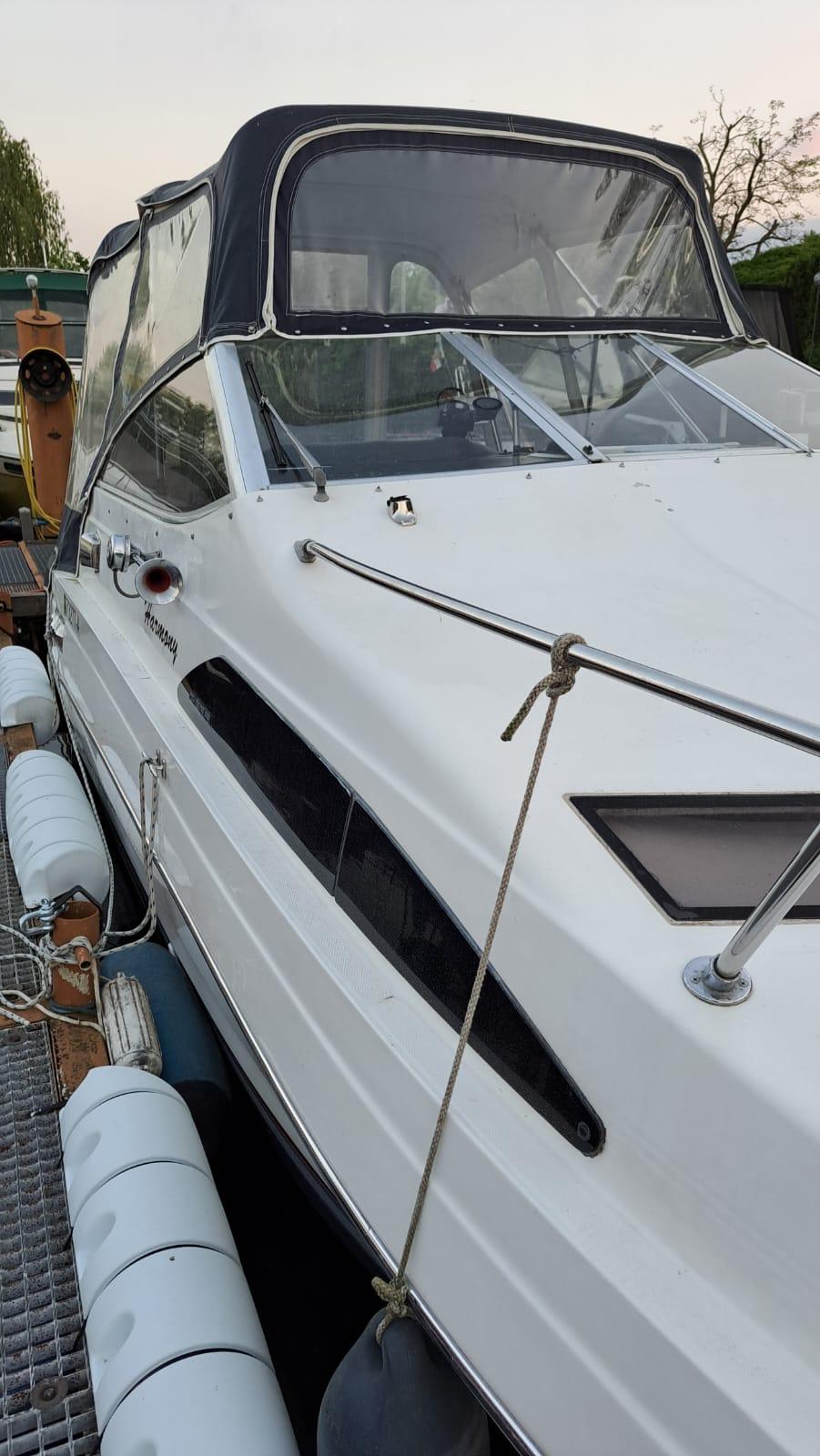 1990 Bayliner 2255 Ciera Sunbridge Motor Yacht for sale - YachtWorld