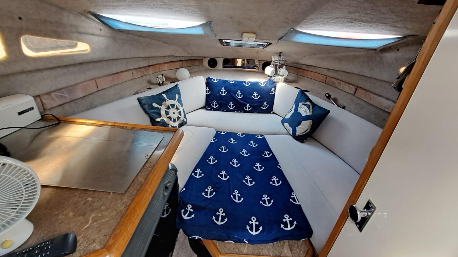 1990 Bayliner 2255 Ciera Sunbridge Motor Yacht for sale - YachtWorld