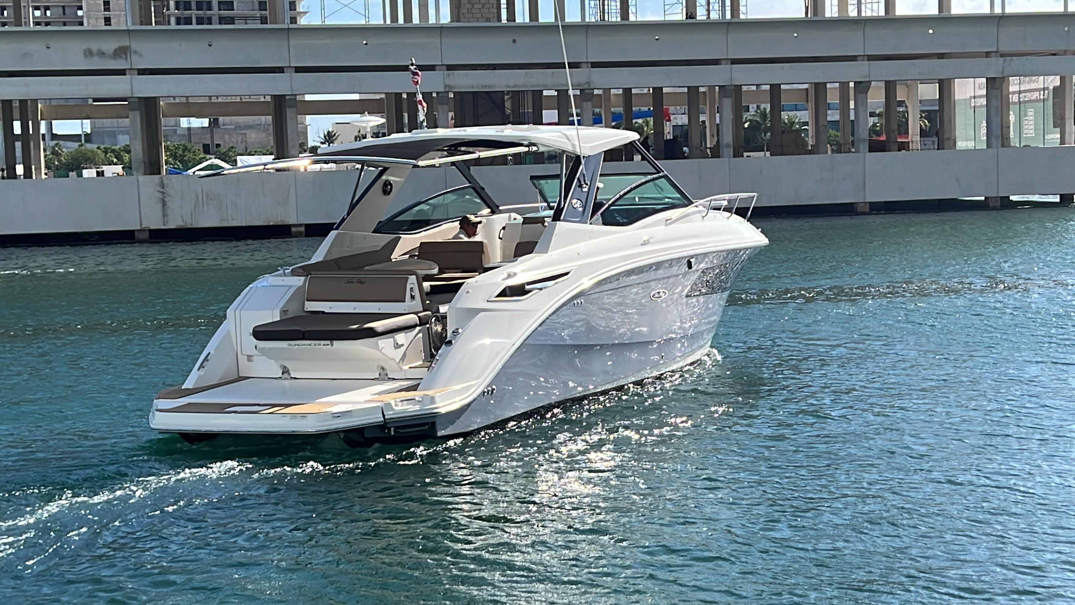 2020 Sea Ray 320 Sundancer Cruiser for sale - YachtWorld