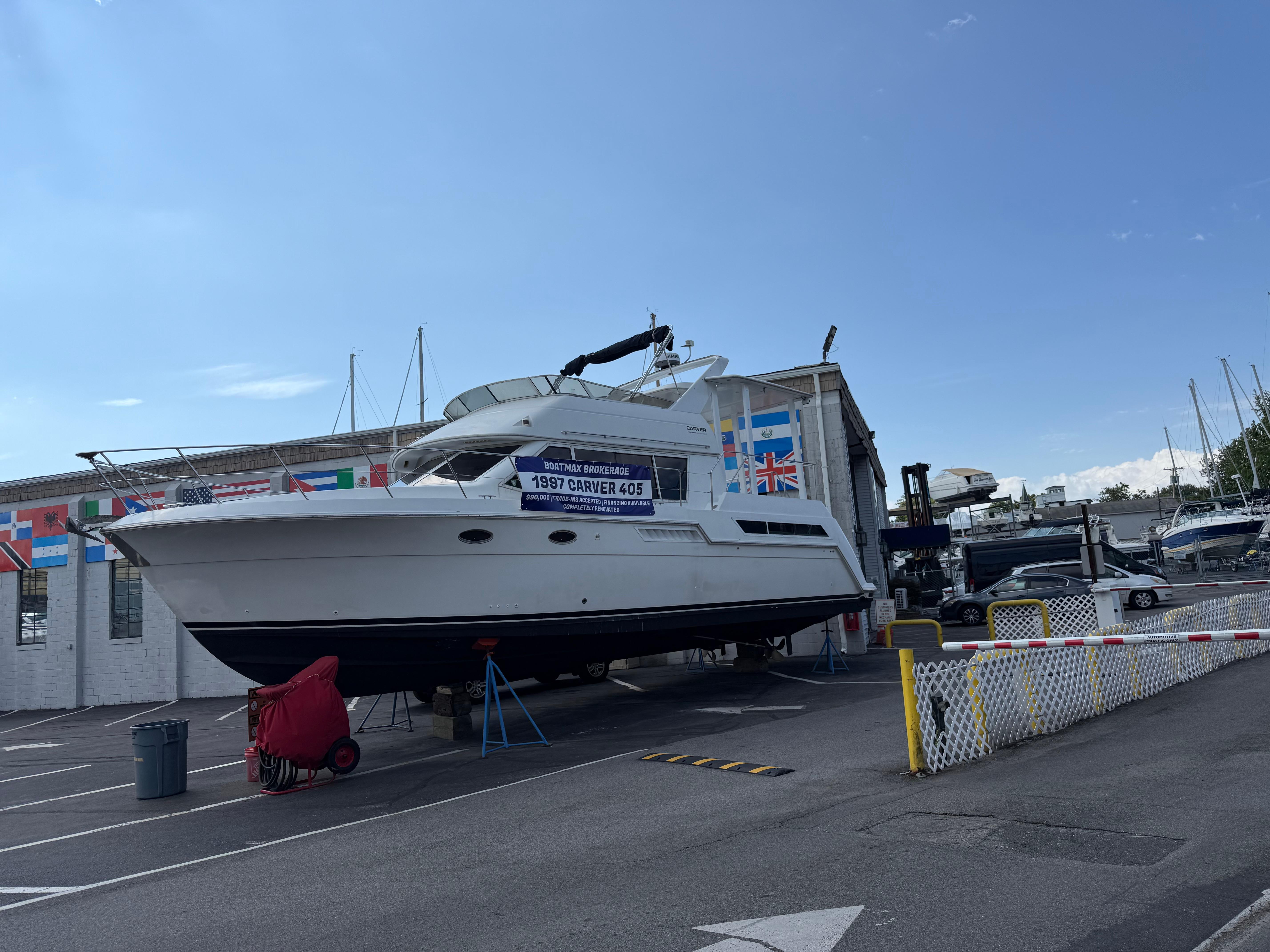 1997 Carver 405 Aft Cabin Motor Yacht Aft Cabin for sale - YachtWorld