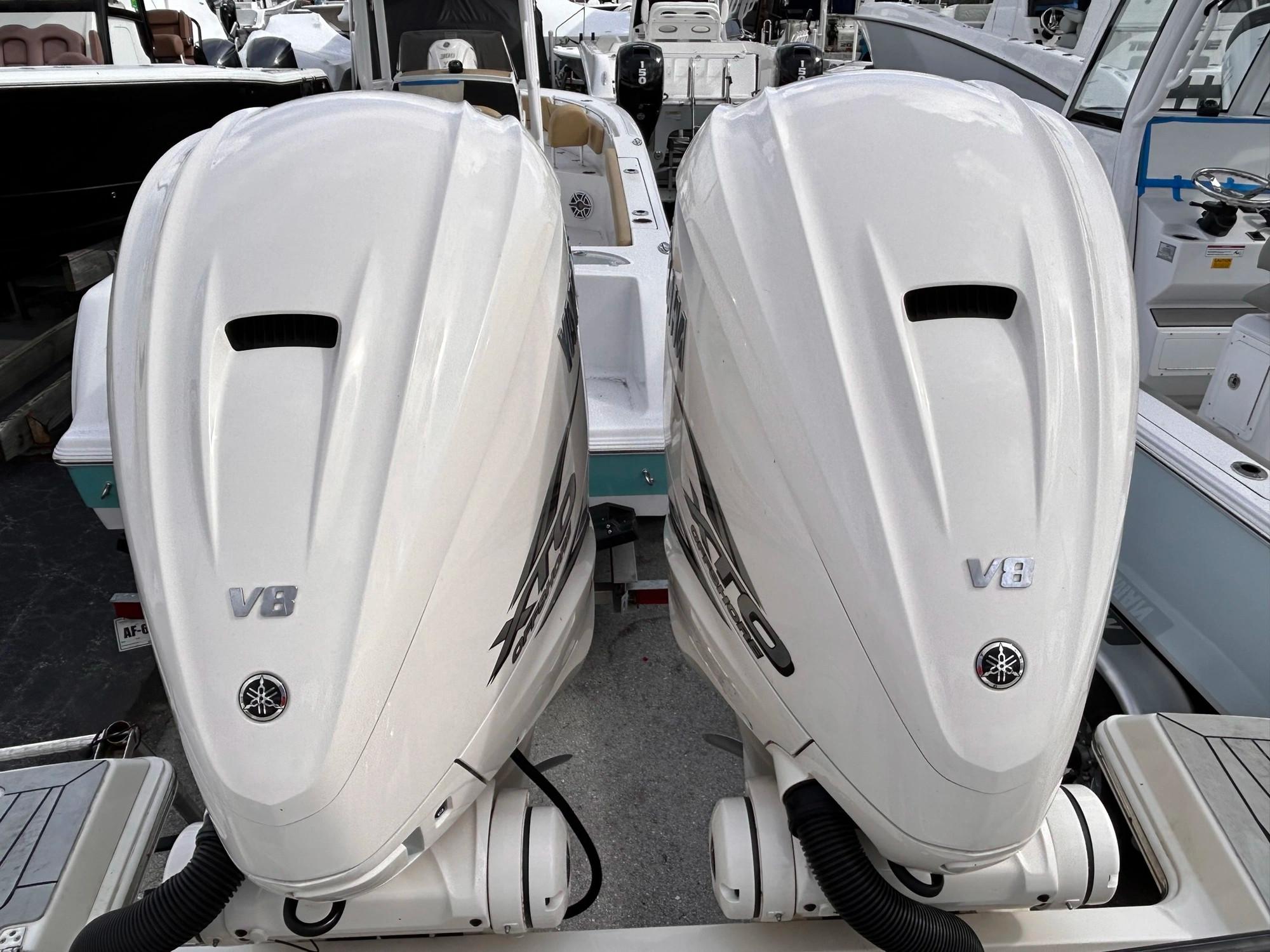 2021 Cobia 330 DC Dual Console for sale - YachtWorld