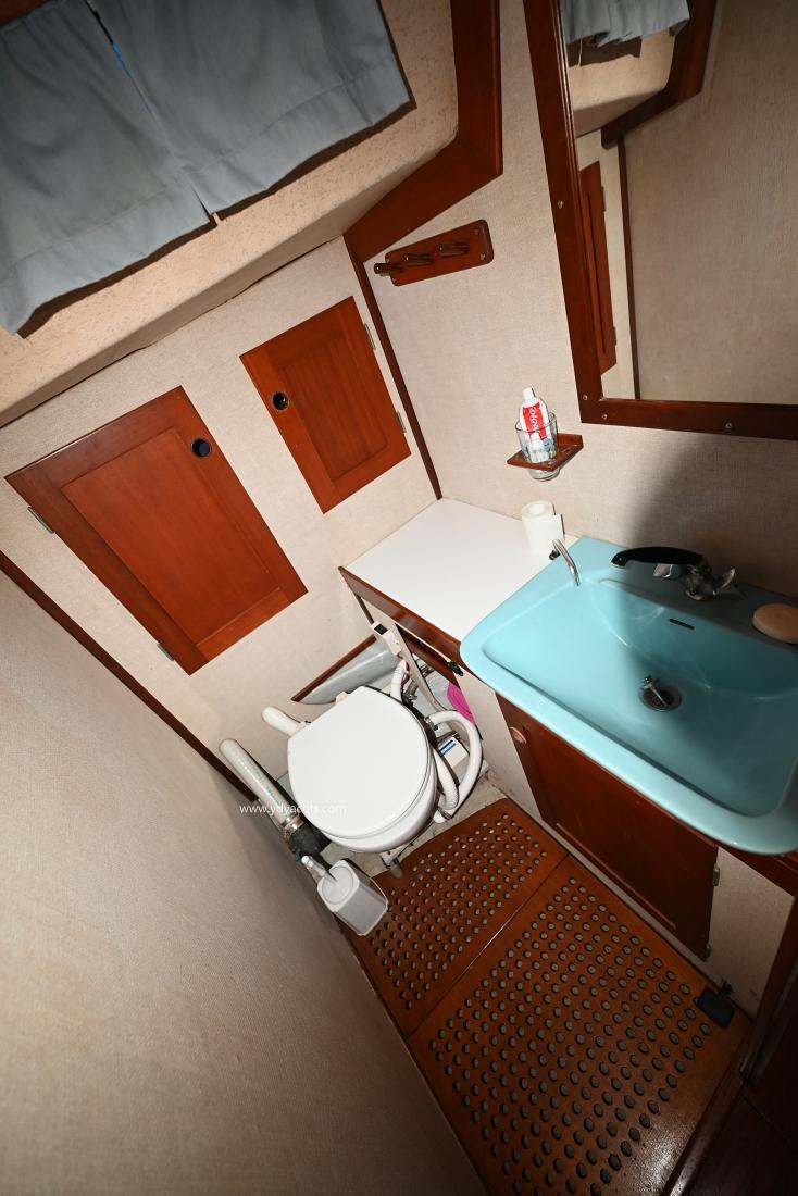 1976 Hallberg-Rassy 41 Ketch Centre Cockpit for sale - YachtWorld