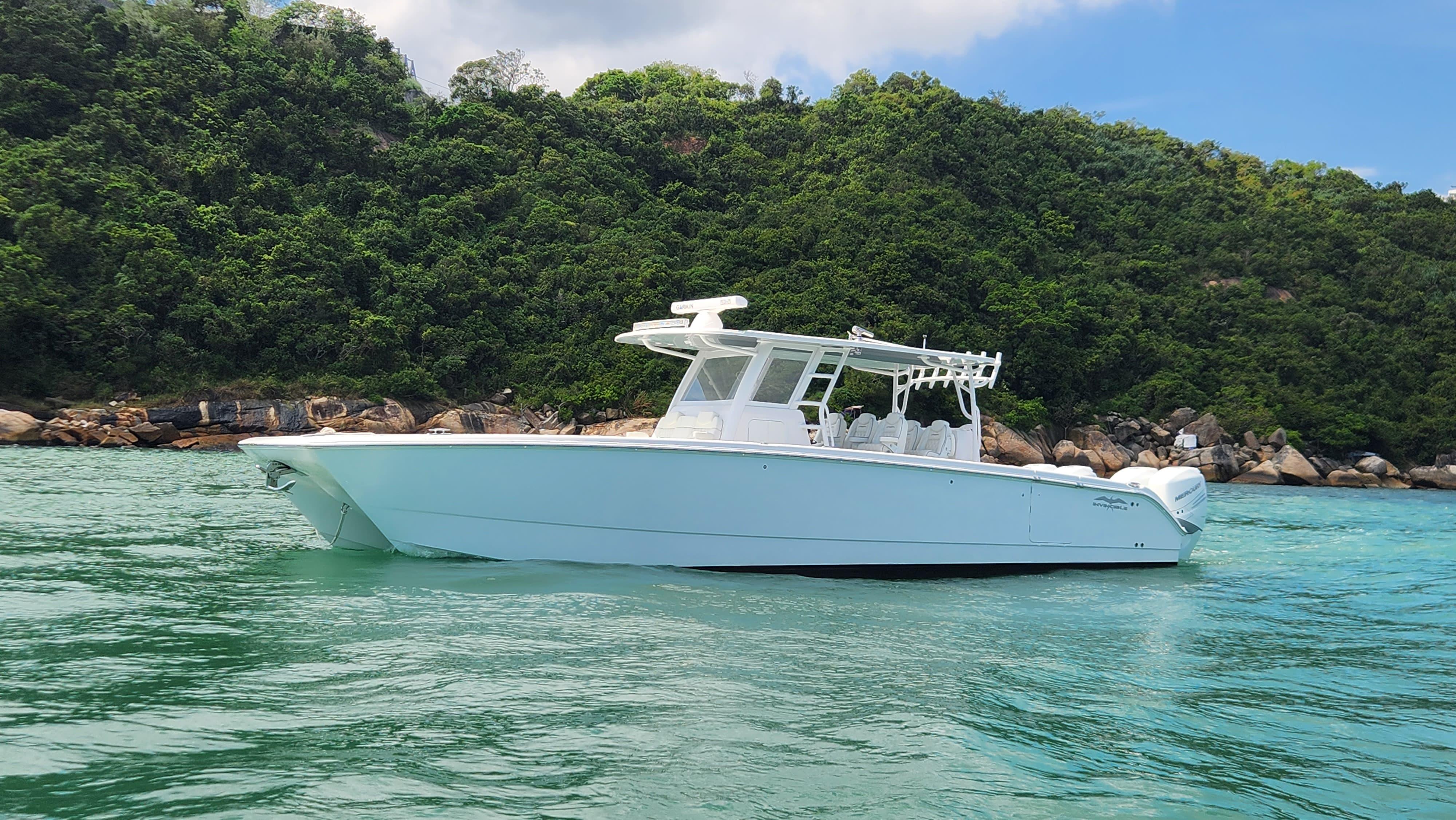 Invincible 40 cat Nuevo - Cosas de Barcos