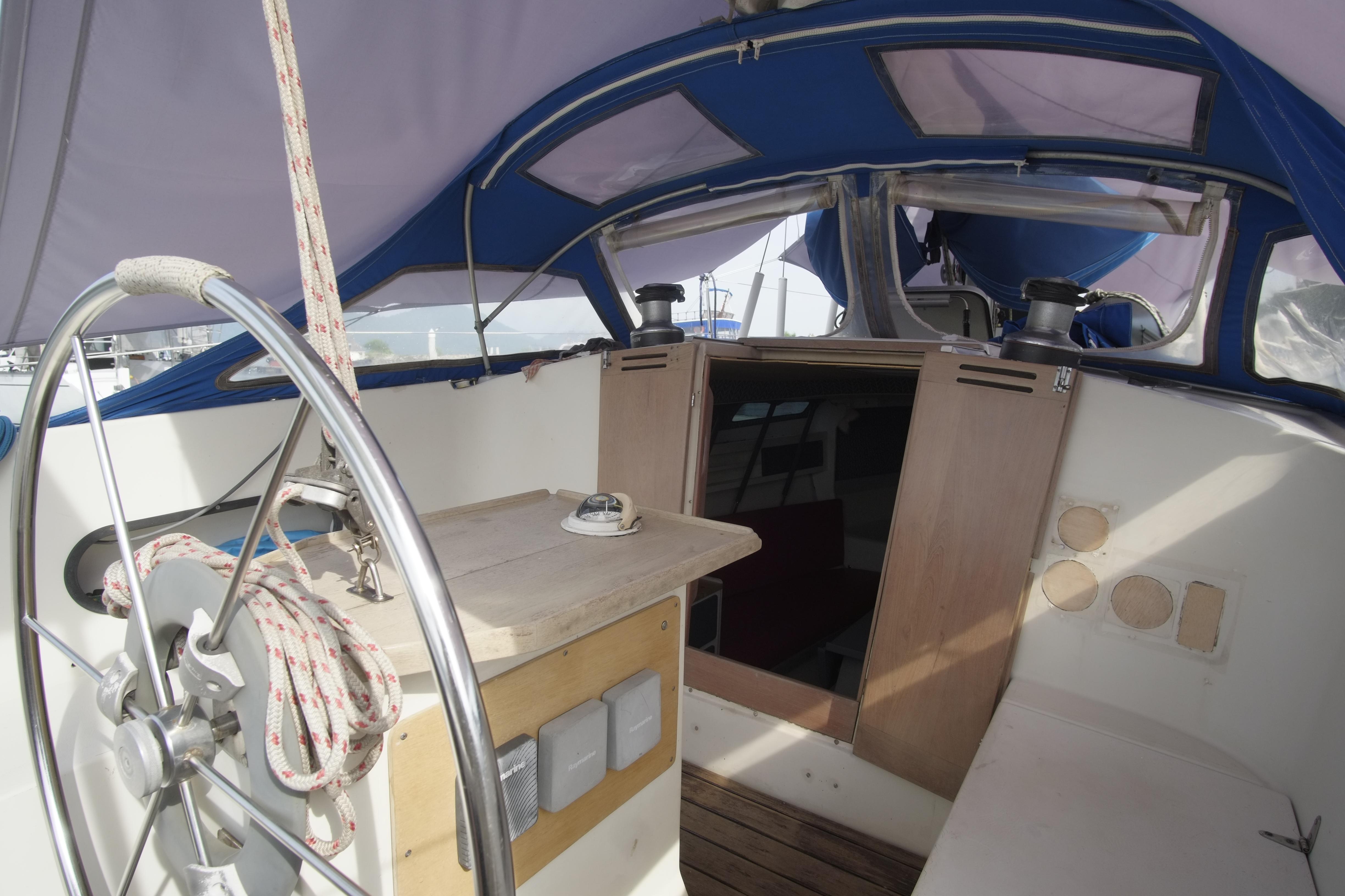 1983 Maxi 100 PS Center Cockpit Segelboote Kaufen - YachtWorld