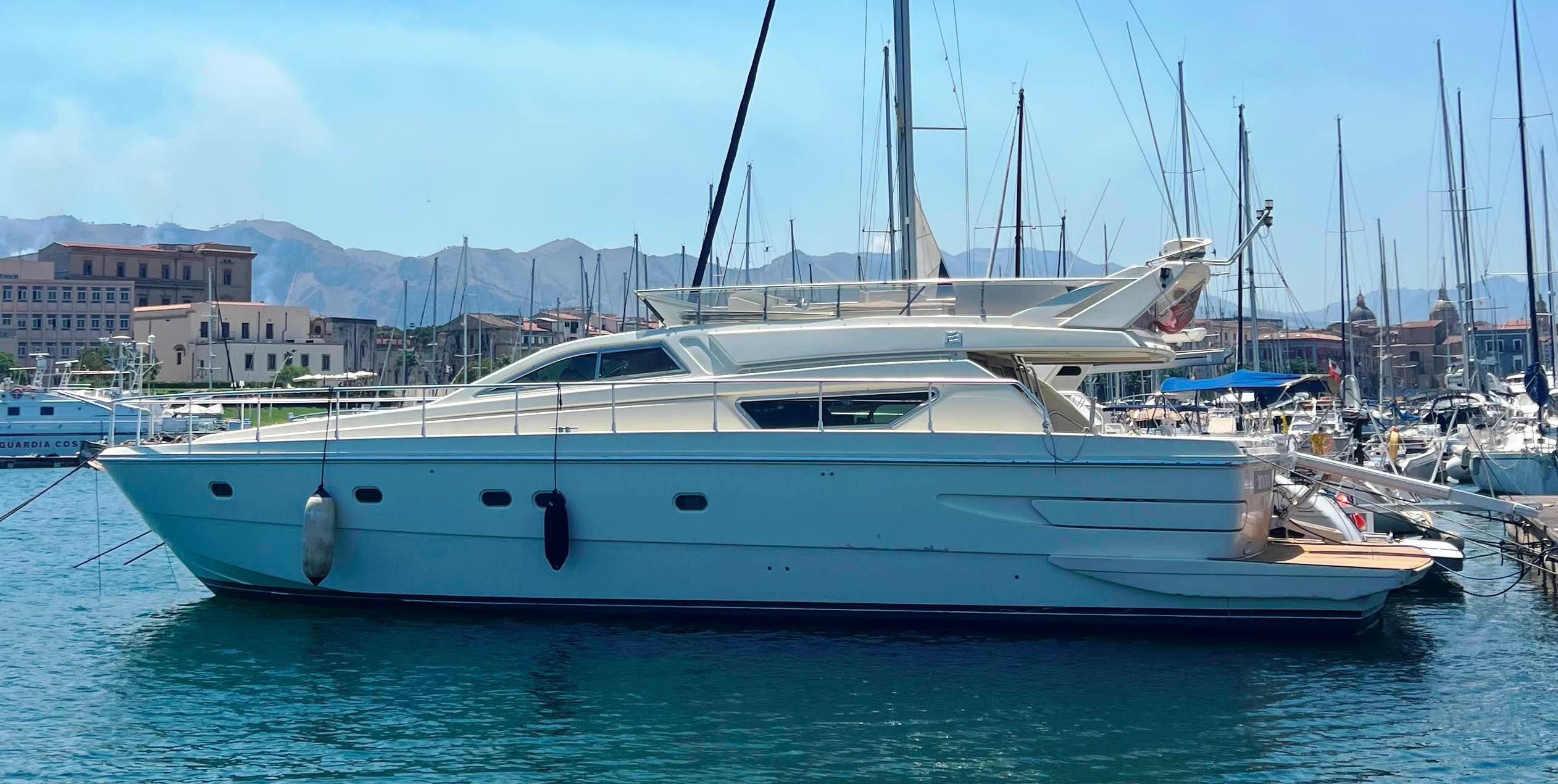 Ferretti Yachts 165 fly 17m 1997, Flybridge Boote - Palermo | Boot24