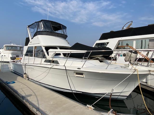 1973 Uniflite 42 Flybridge Flybridge for sale - YachtWorld