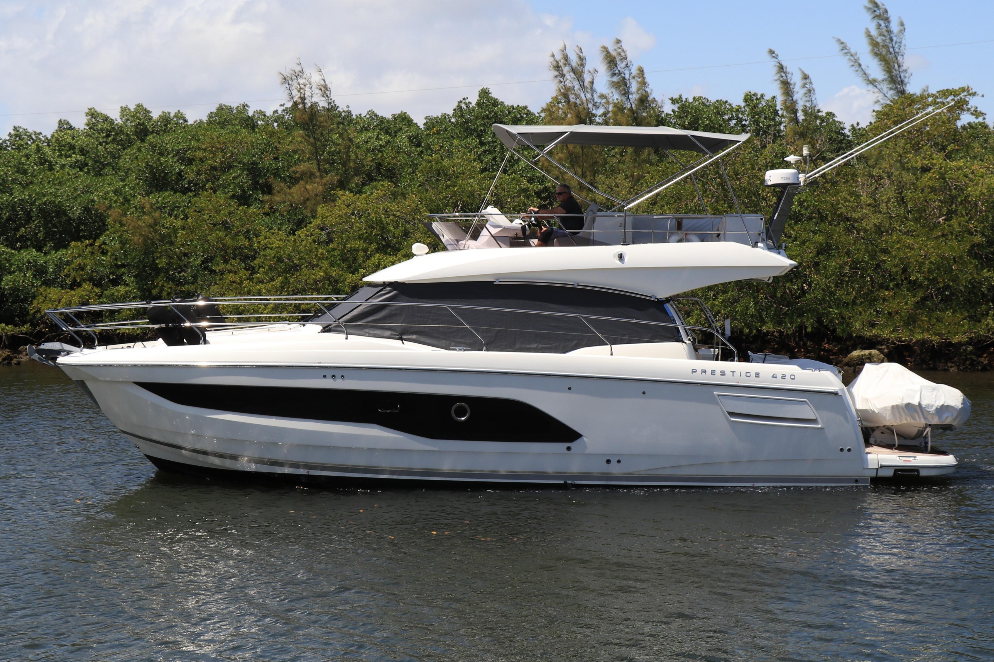 2022 Prestige 420 Flybridge Flybridge for sale - YachtWorld