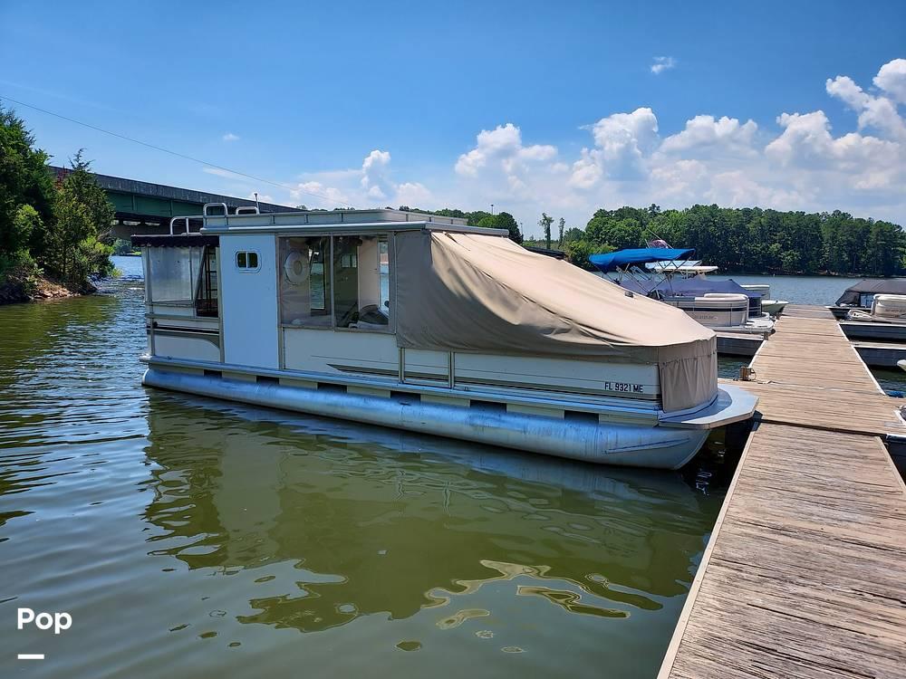 Used Sun Tracker 30 Party Hut in South Carolina - iNautia