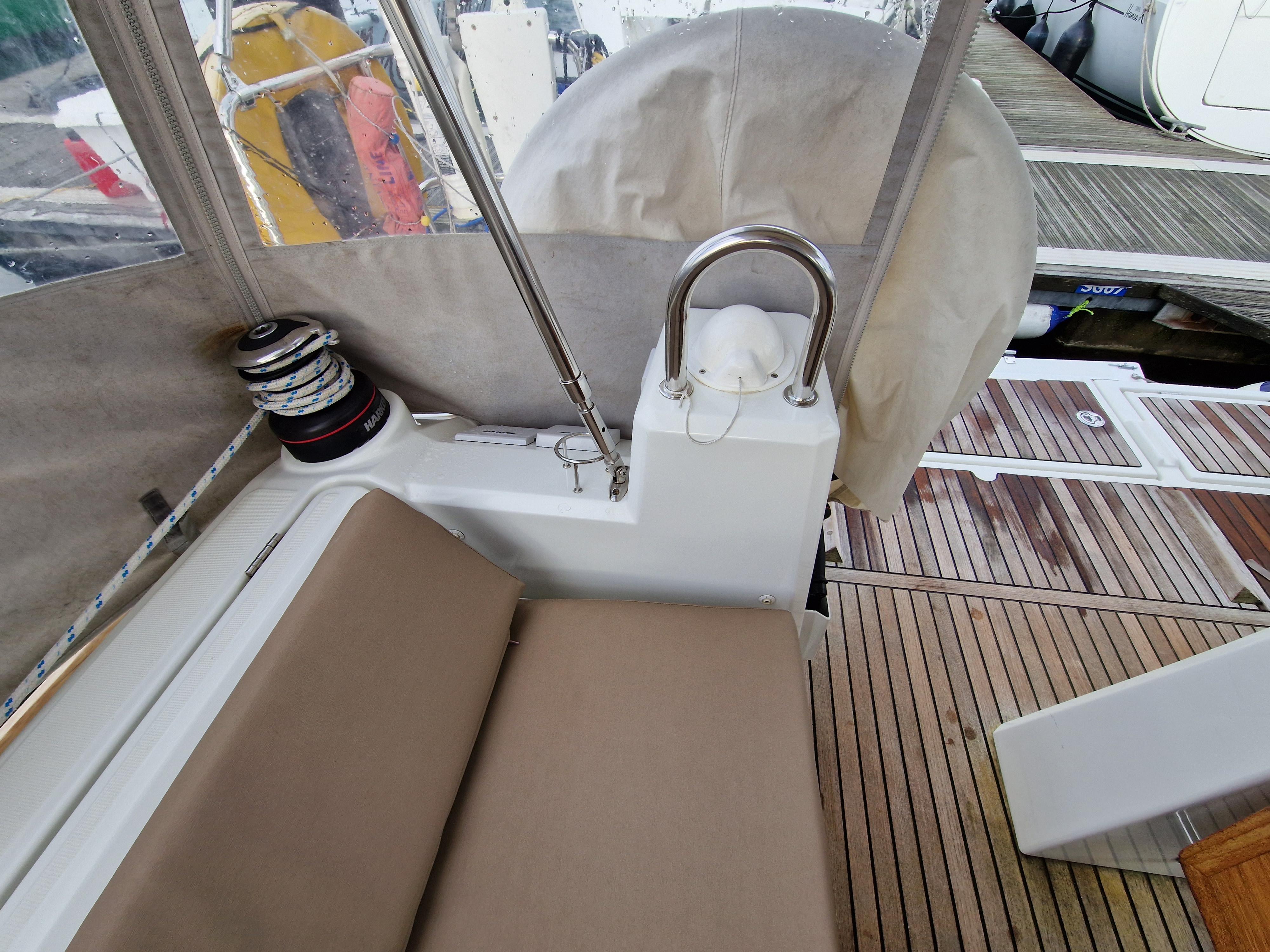 2016 Beneteau Oceanis 35 Cruiser for sale - YachtWorld