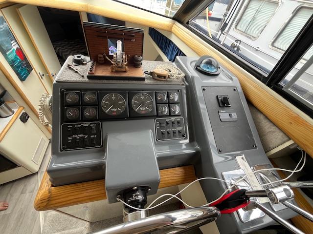 1993 Bayliner 4387 Motoryacht Aft Cabin for sale - YachtWorld
