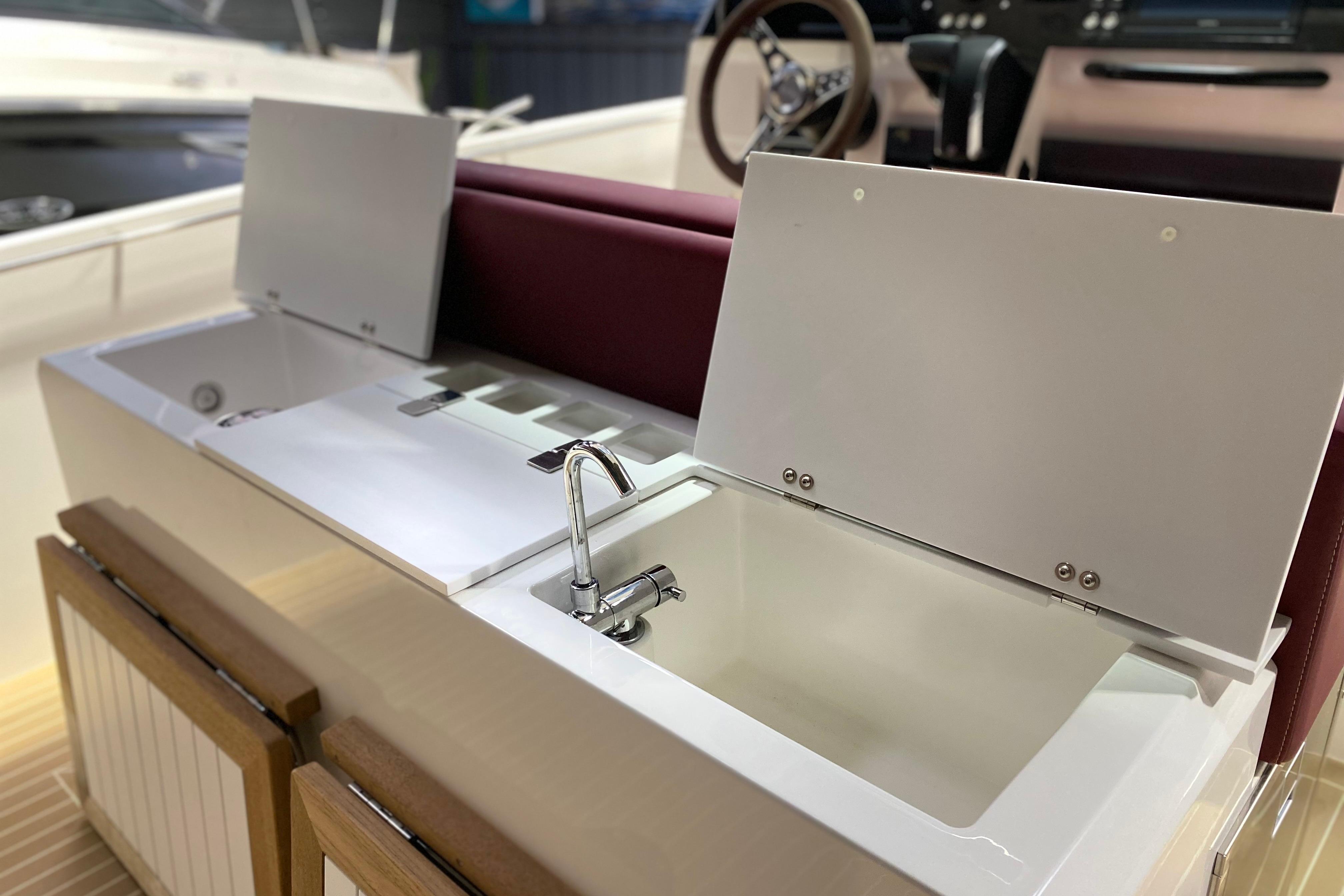 New Delta Powerboats T26 in 83 - Var - iNautia