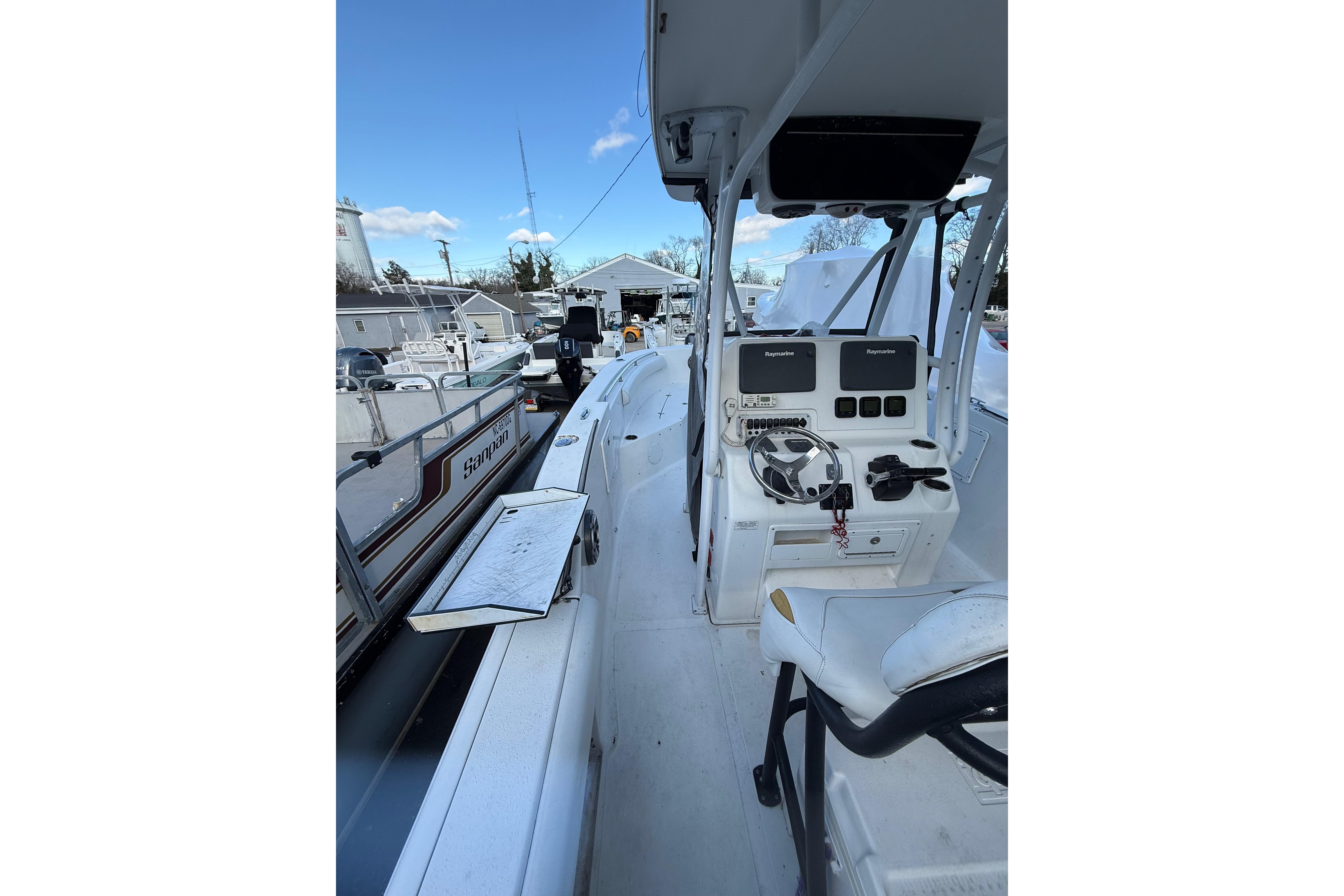 2012 Tidewater 250 CC Adventure Center Console Boote Kaufen - YachtWorld