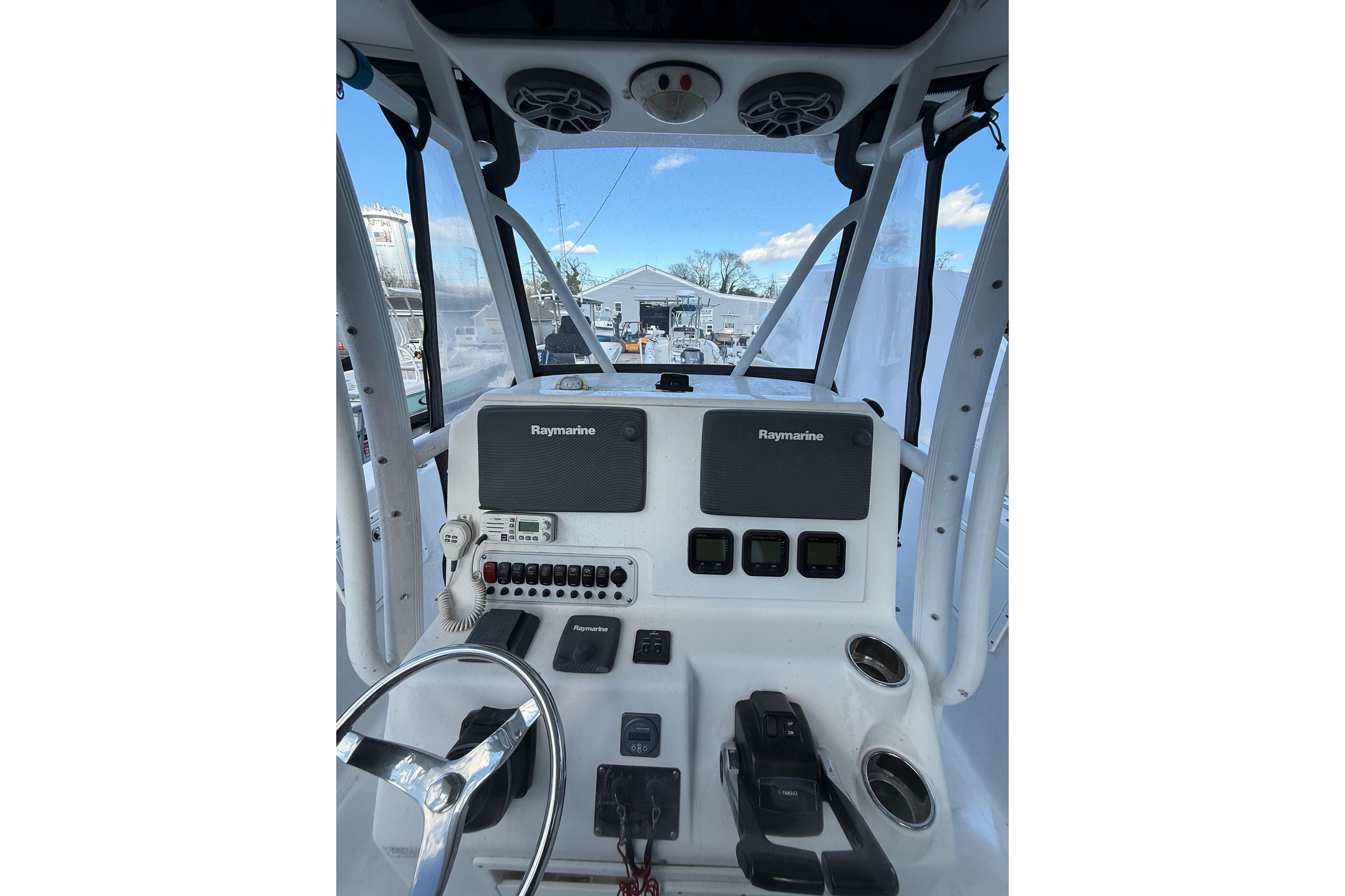 2012 Tidewater 250 CC Adventure Center Console Boote Kaufen - YachtWorld