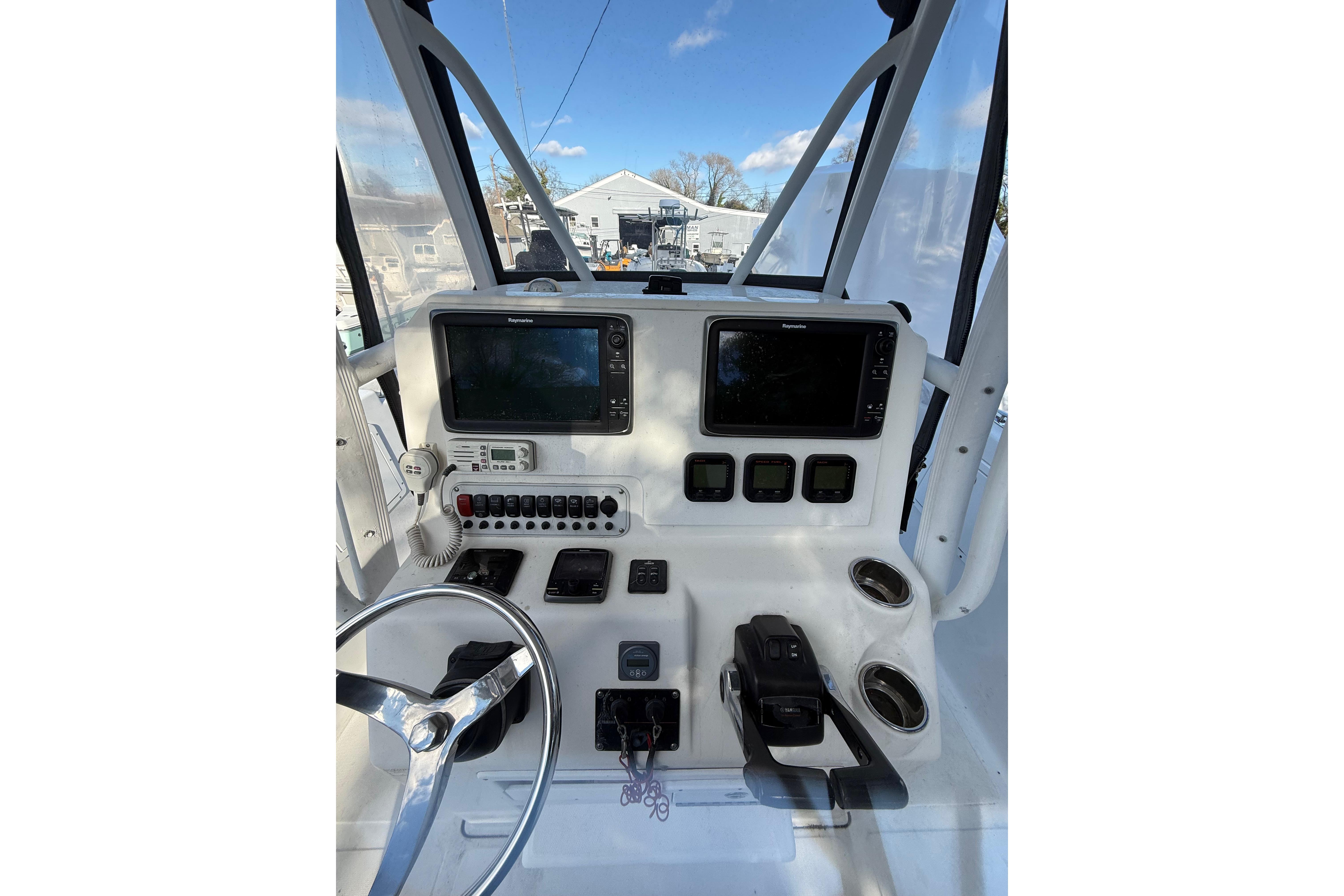 2012 Tidewater 250 CC Adventure Center Console Boote Kaufen - YachtWorld