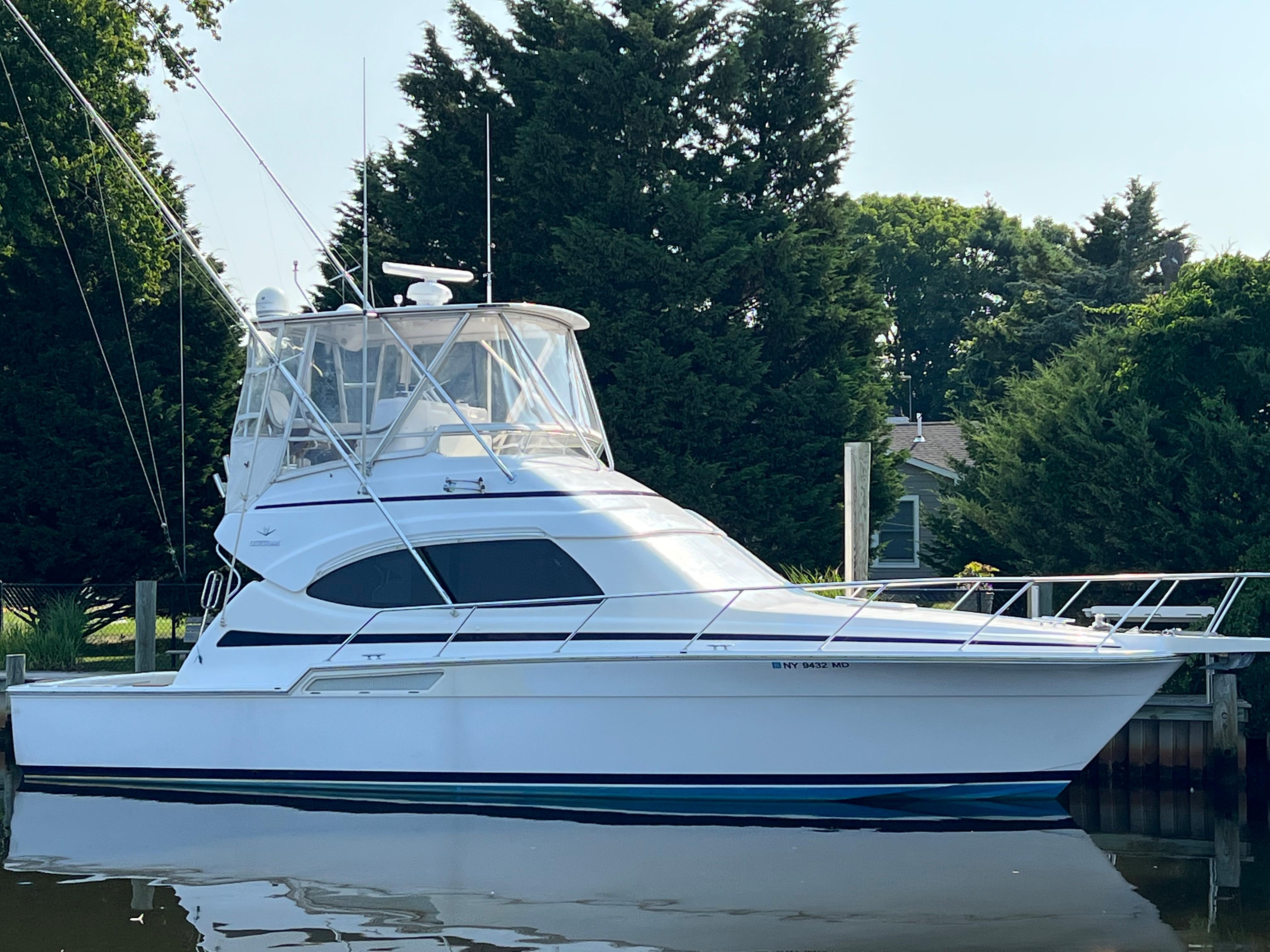 2001 Bertram 390 Convertible Flybridge for sale - YachtWorld