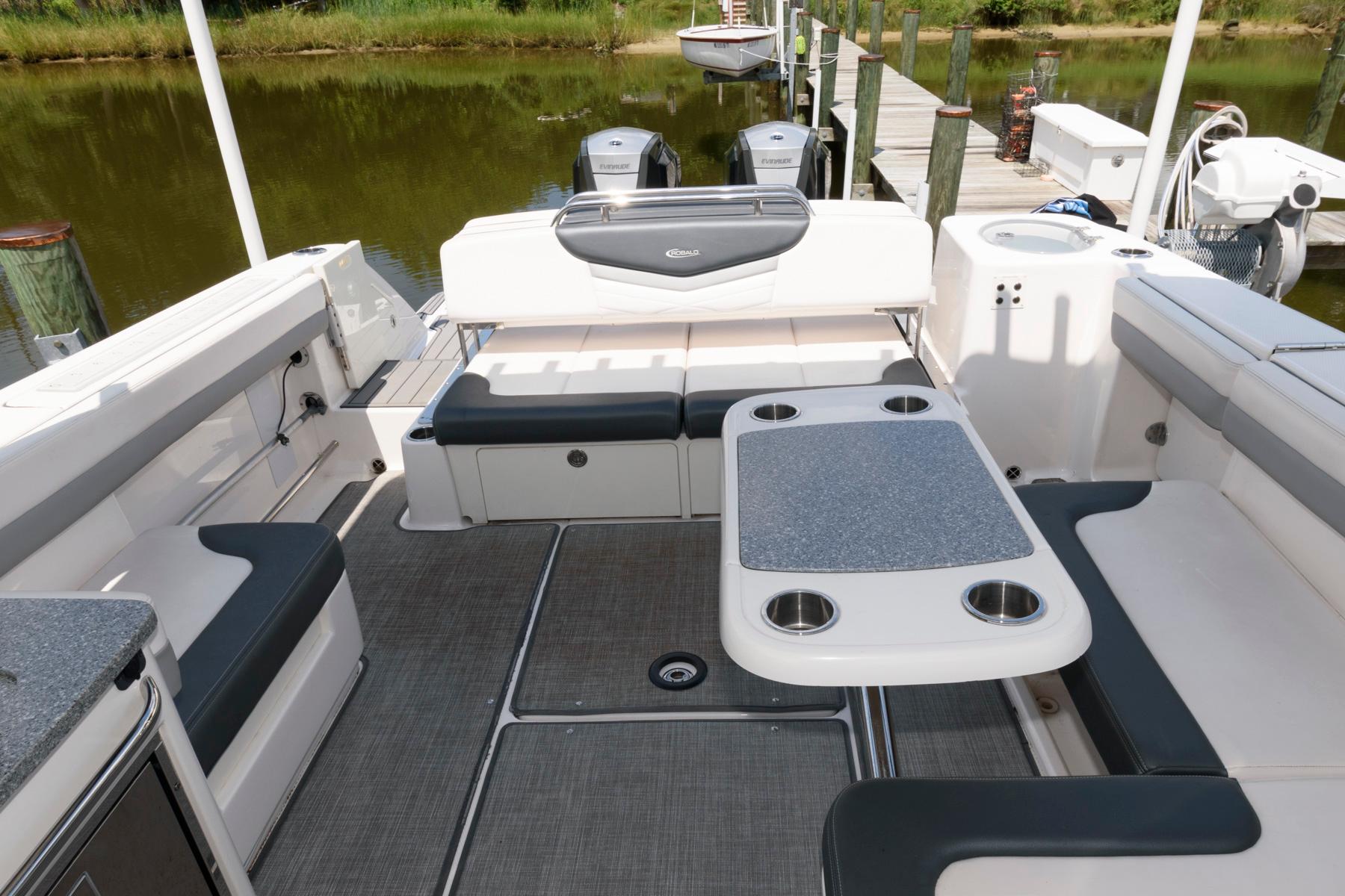 2020 Robalo R317 Dual Console Dual Console for sale - YachtWorld