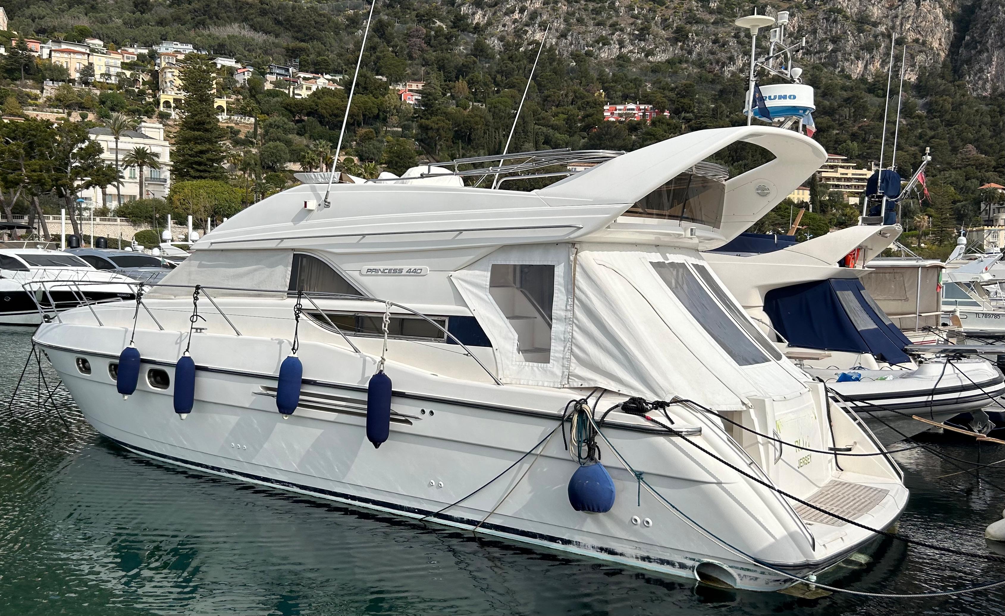 1997 Marine Projects PRINCESS 440 Flybridge Boot Kaufen - YachtWorld