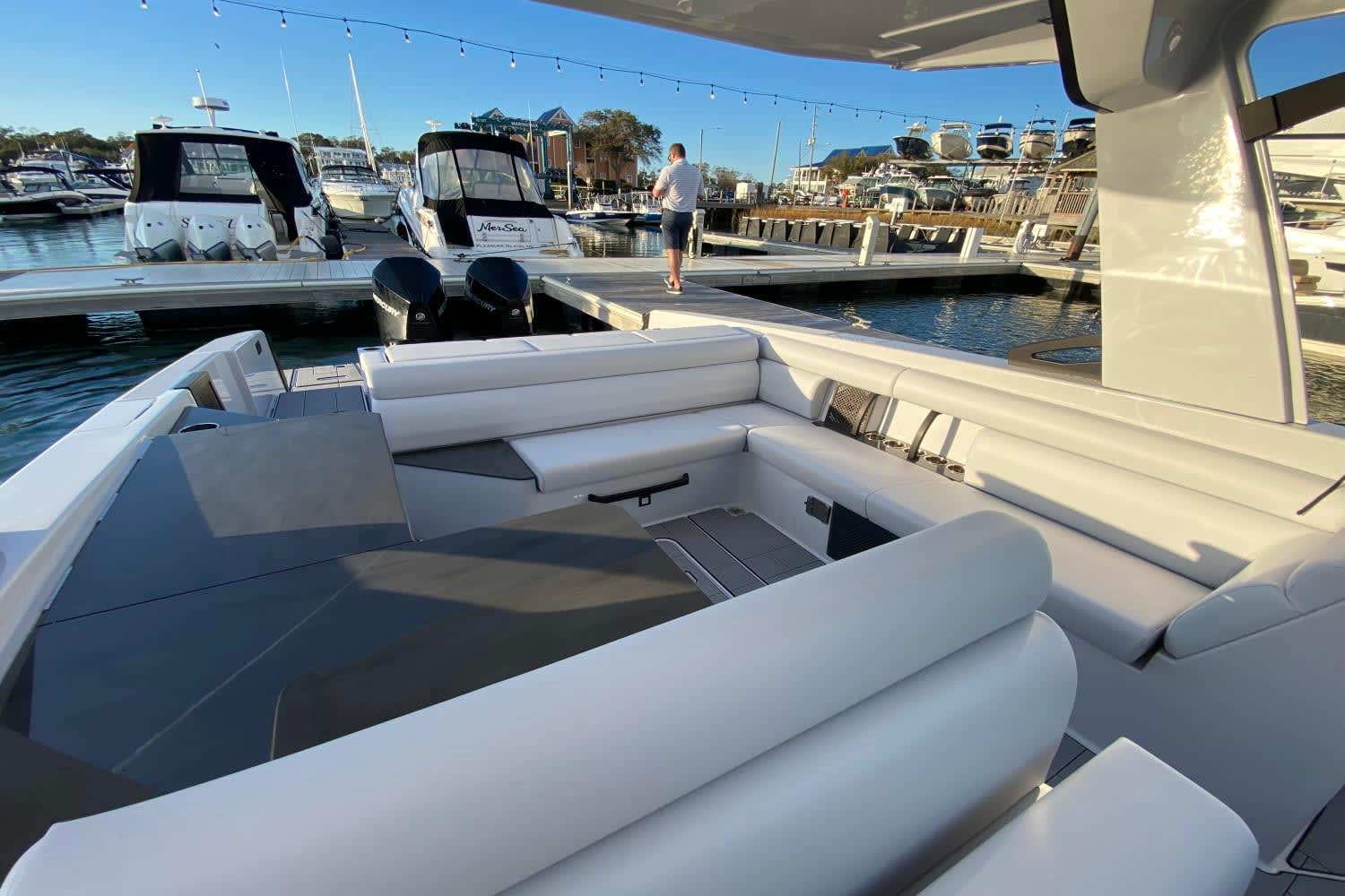 2023 Aviara AV32 Outboard Lanchas pequeñas en venta - YachtWorld