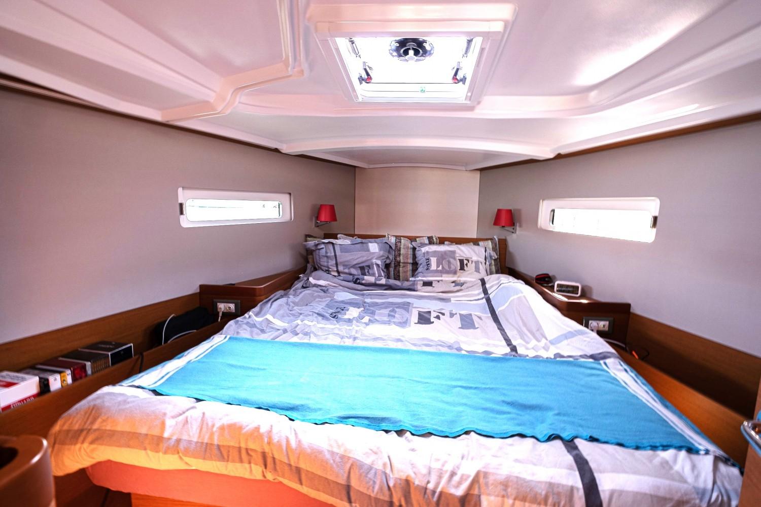 2020 Jeanneau Sun Odyssey 410 Sloop for sale - YachtWorld