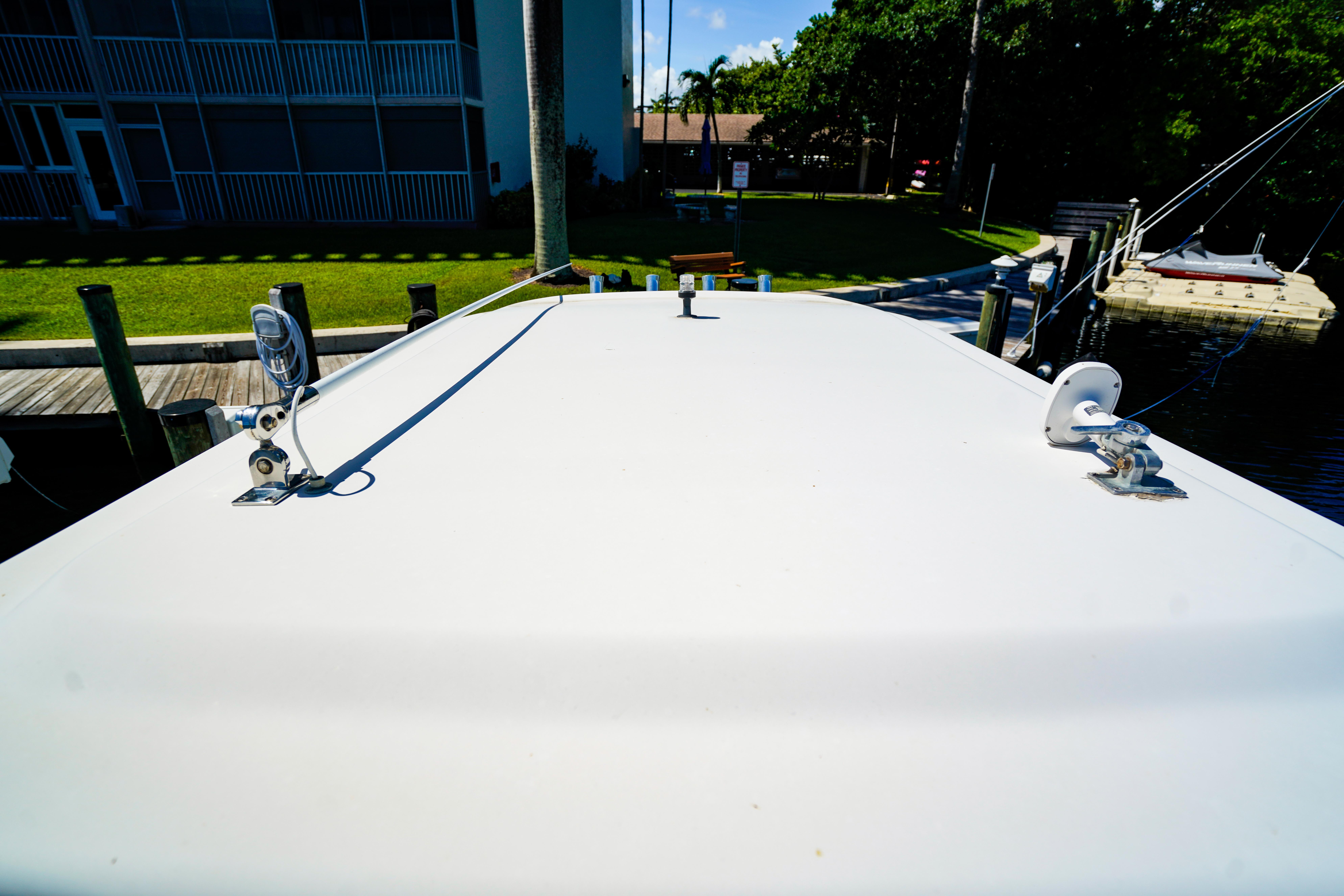 2004 Trophy 2502 Walkaround Walkaround for sale - YachtWorld