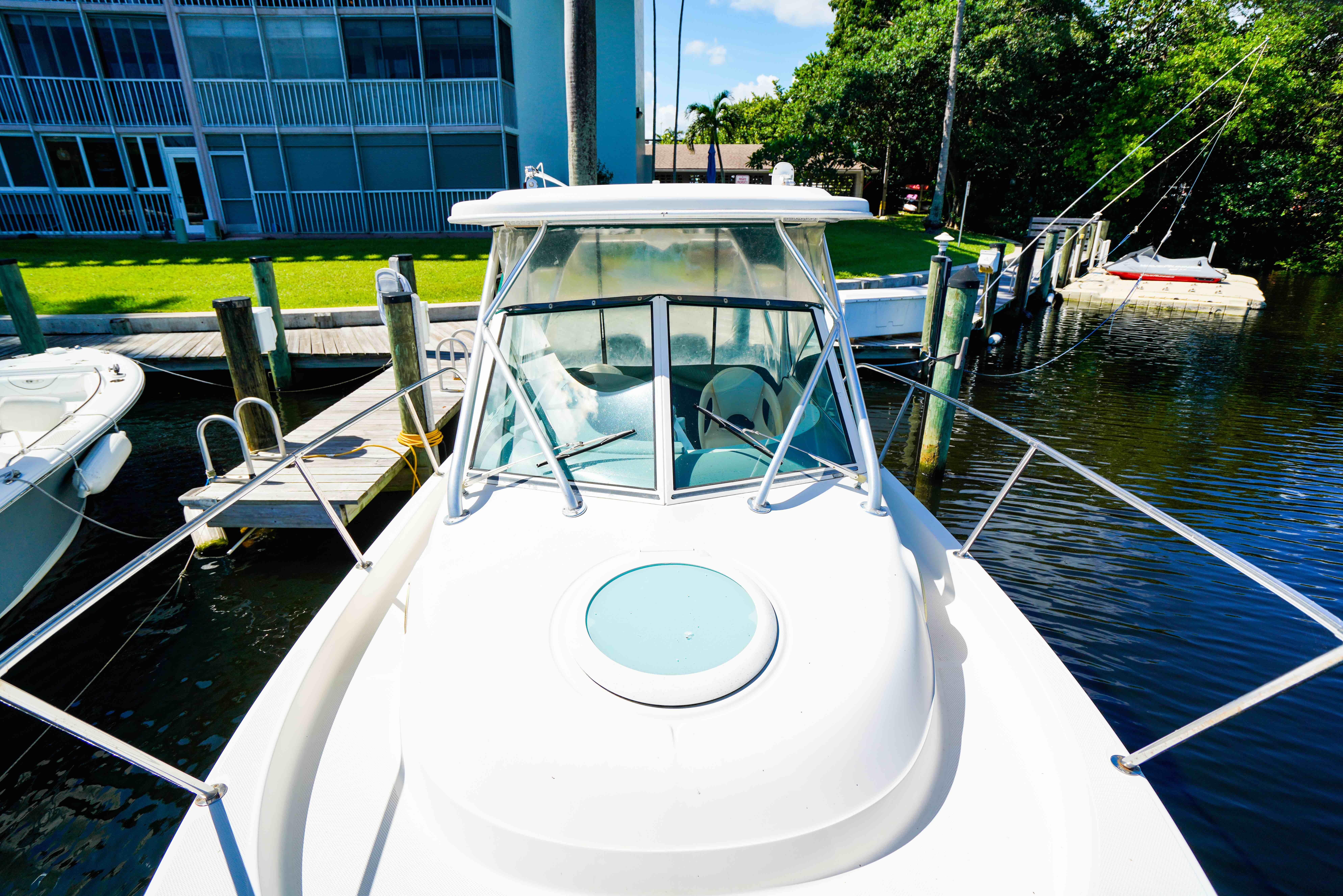 2004 Trophy 2502 Walkaround Walkaround for sale - YachtWorld