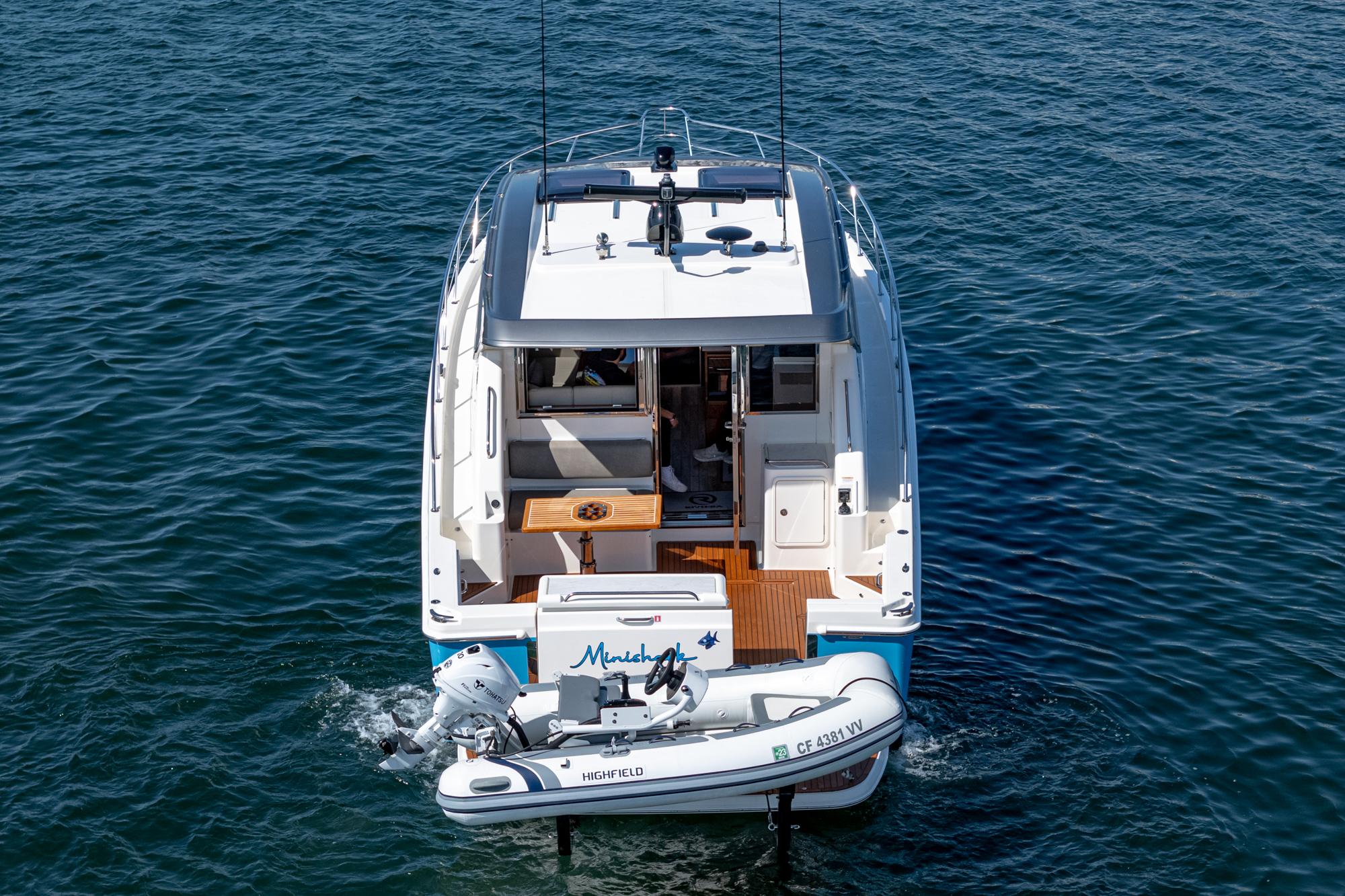 2021 Riviera 395 SUV Express Cruiser for sale - YachtWorld