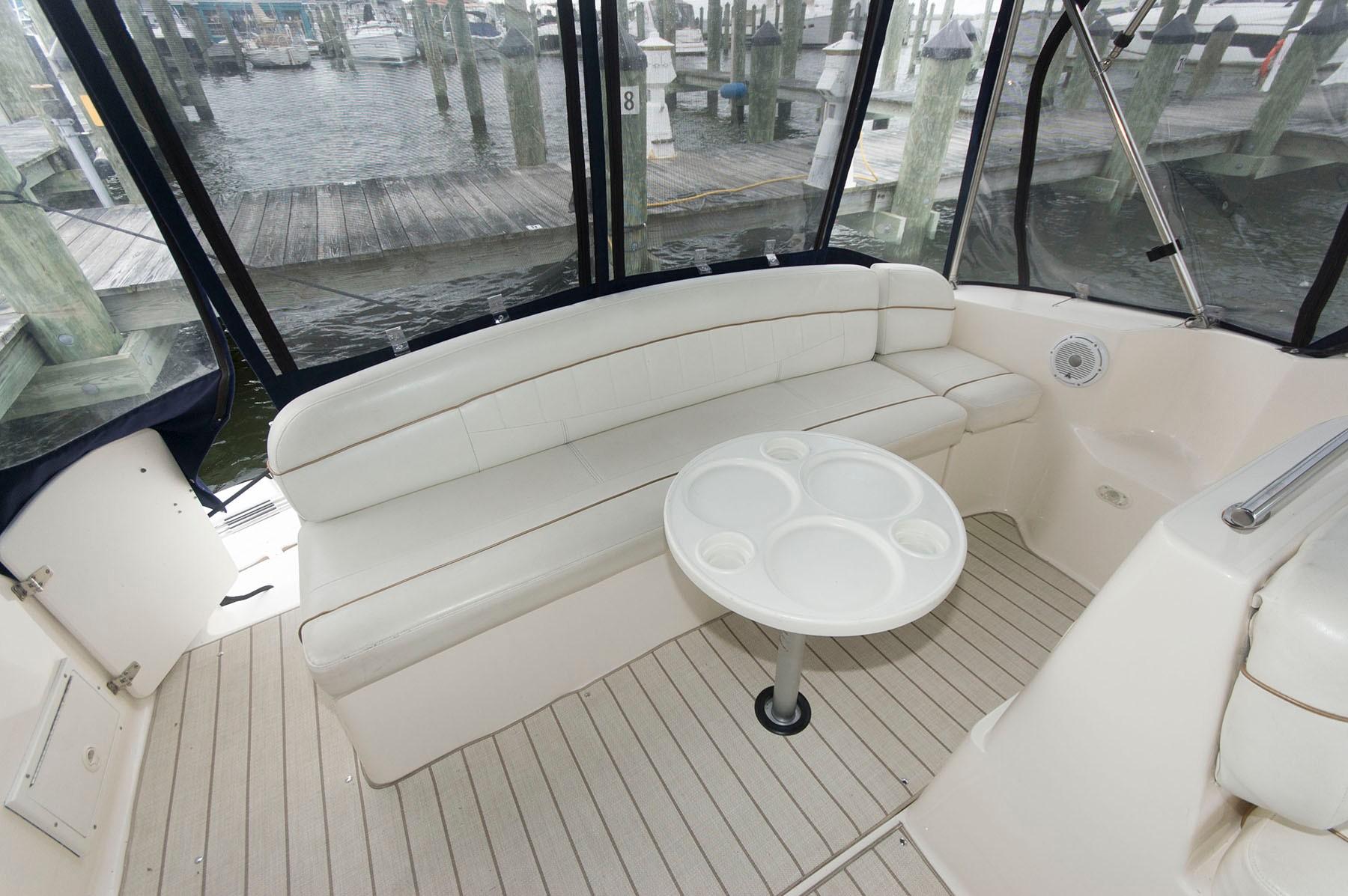 2002 Rinker 342 Fiesta Vee Cruiser for sale - YachtWorld