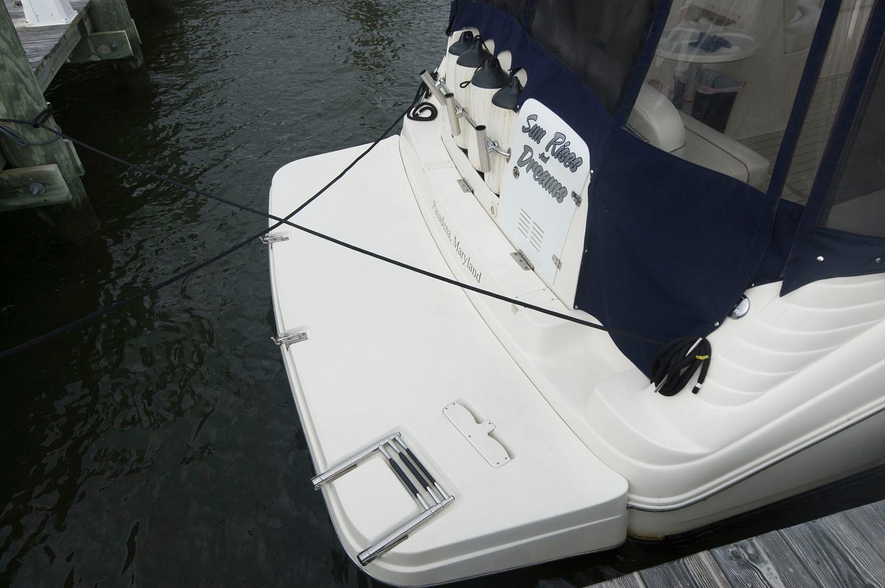 2002 Rinker 342 Fiesta Vee Cruiser for sale - YachtWorld