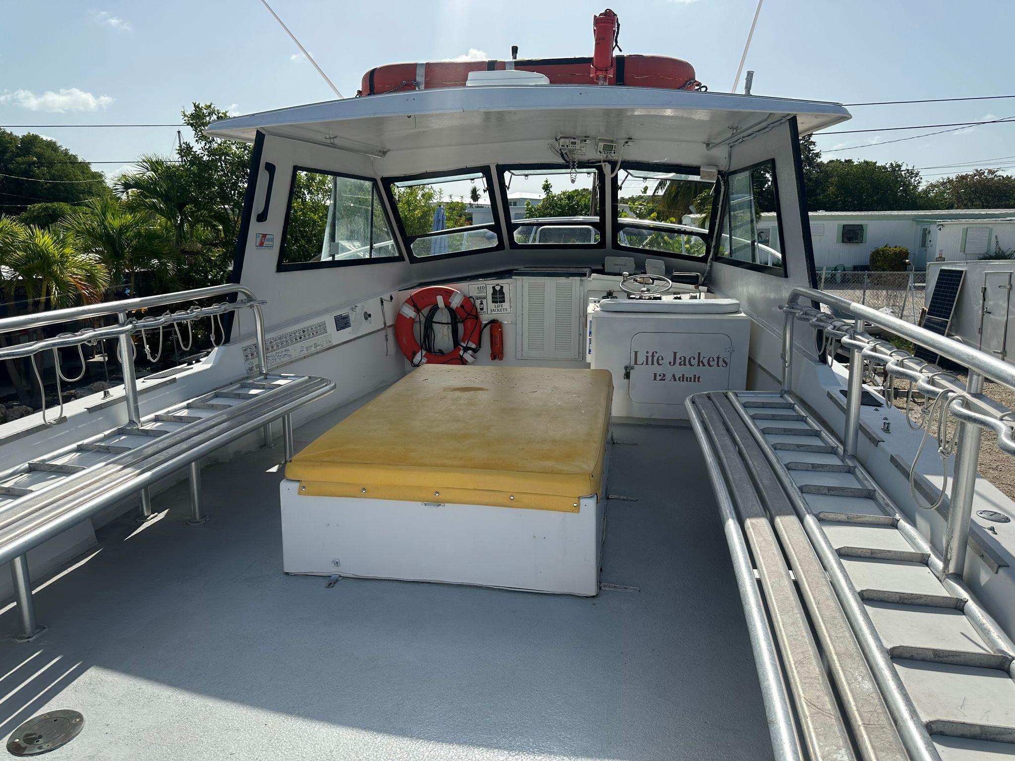 2000 Island Hopper 30 Dive for sale - YachtWorld