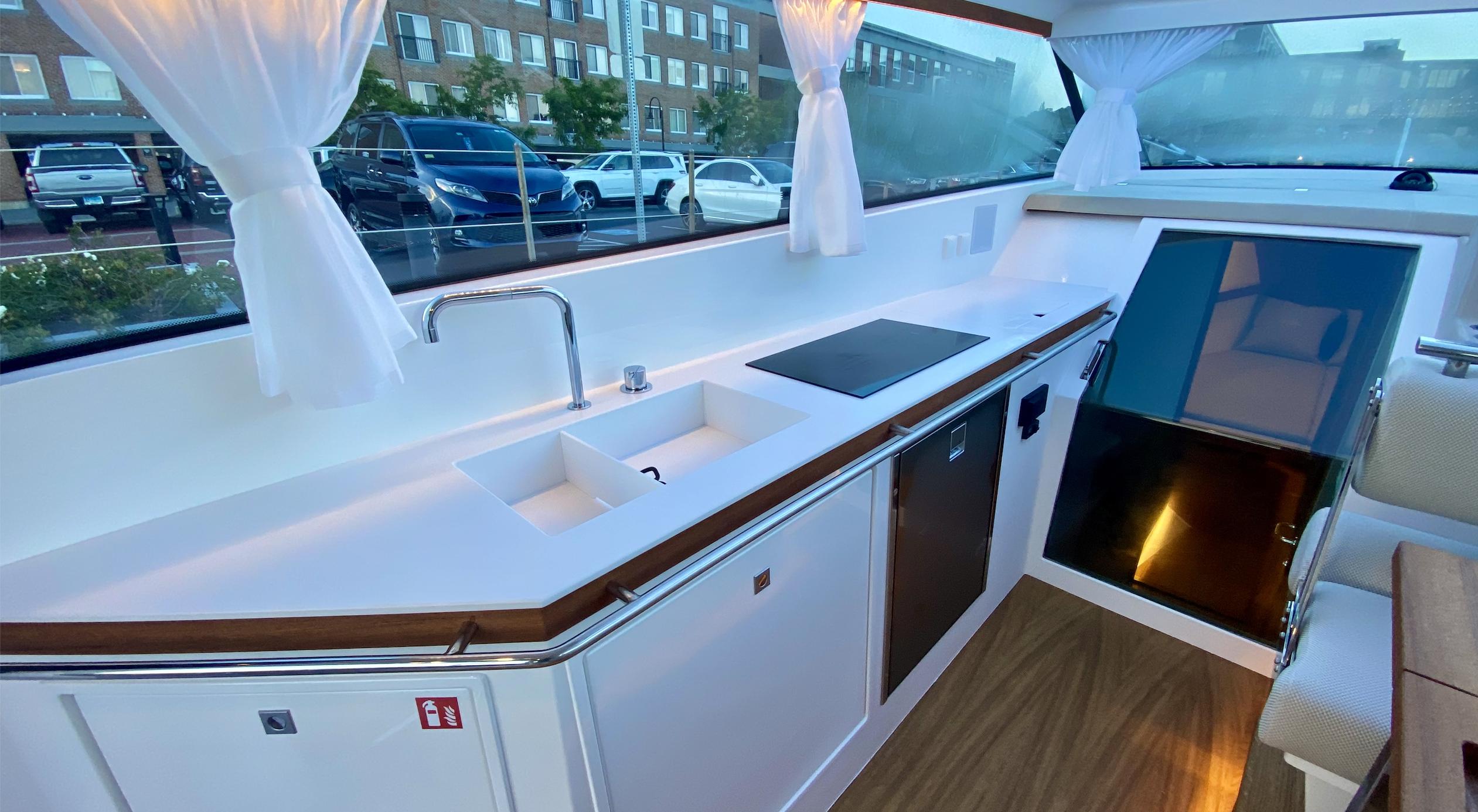 2024 Delta Powerboats 33 Coupe Express Cruiser for sale - YachtWorld