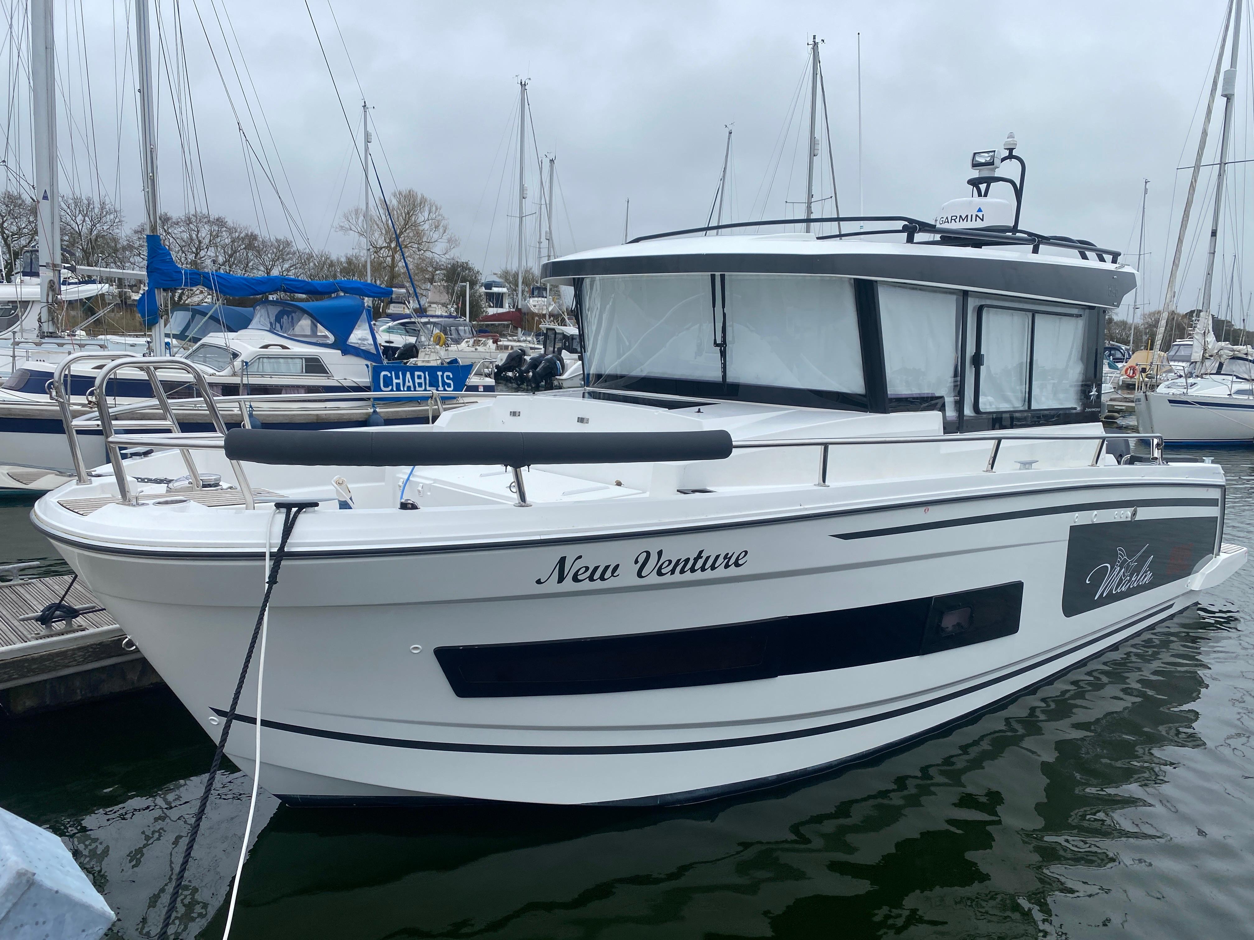 Used 2020 Jeanneau Merry Fisher 895 Marlin Offshore - West Sussex | Youboat
