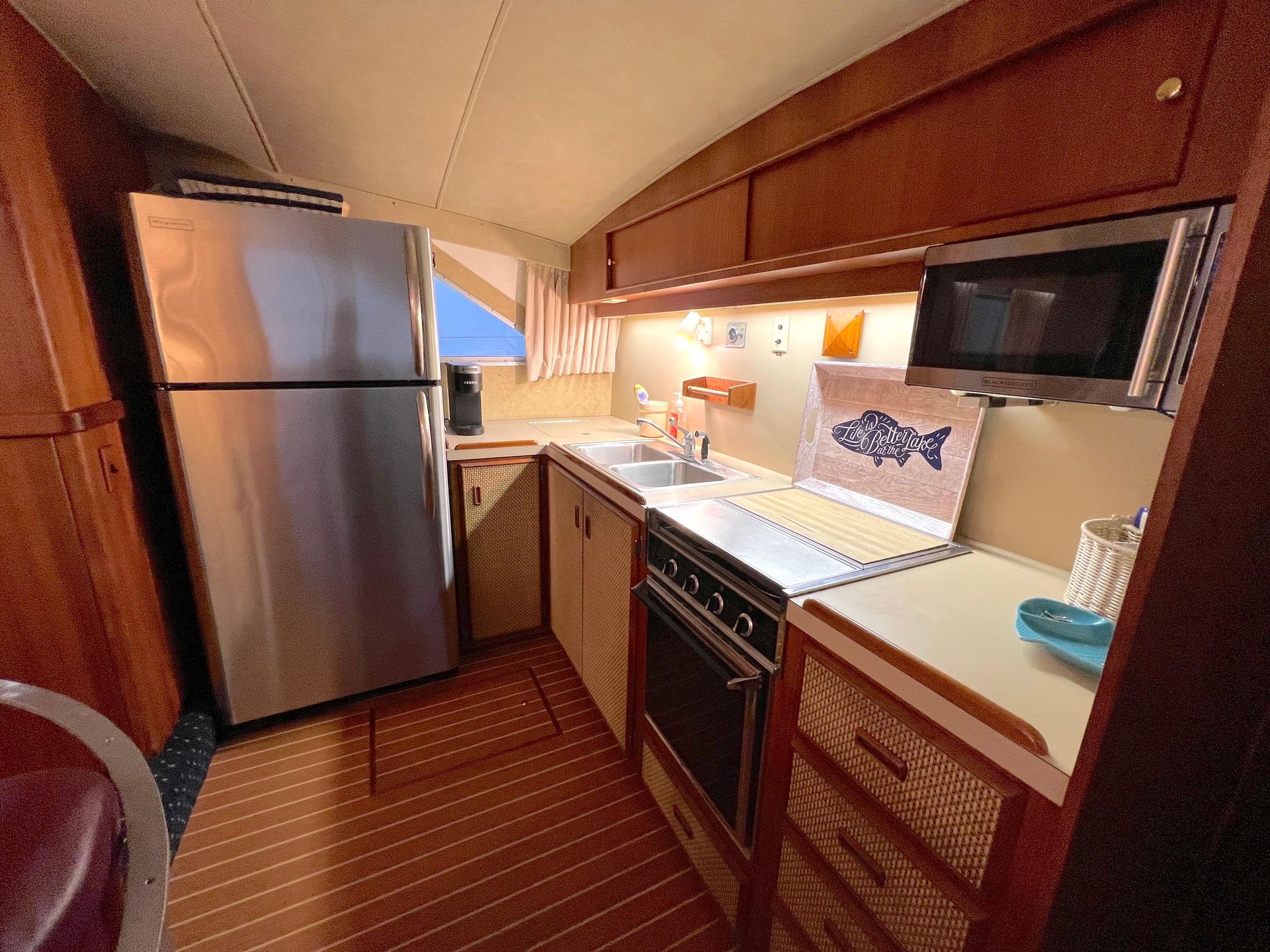 1984 Bertram 42 Motor Yacht - Weber Yachts