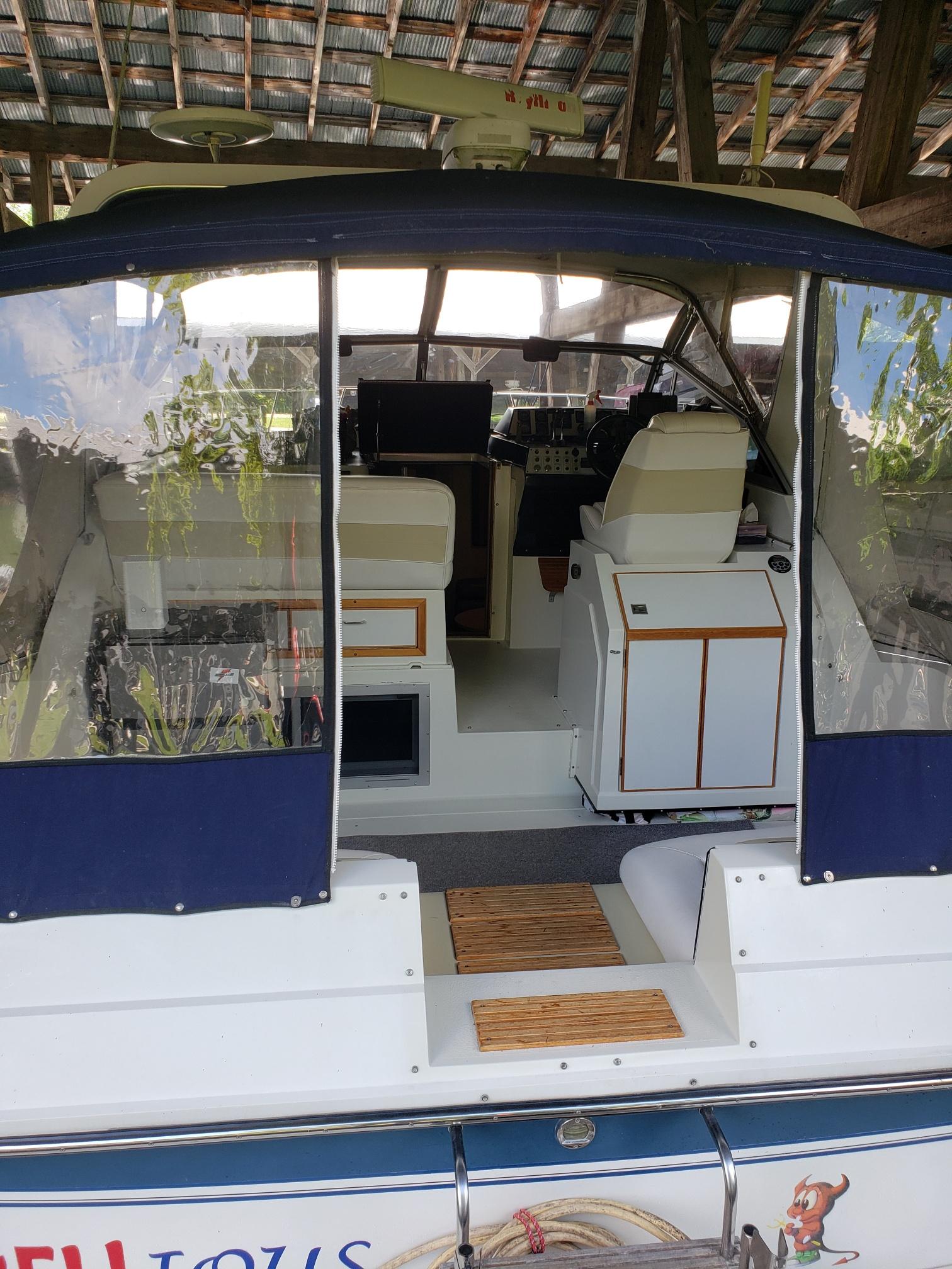 1989 Carver 32 Montego Motor Yacht for sale - YachtWorld