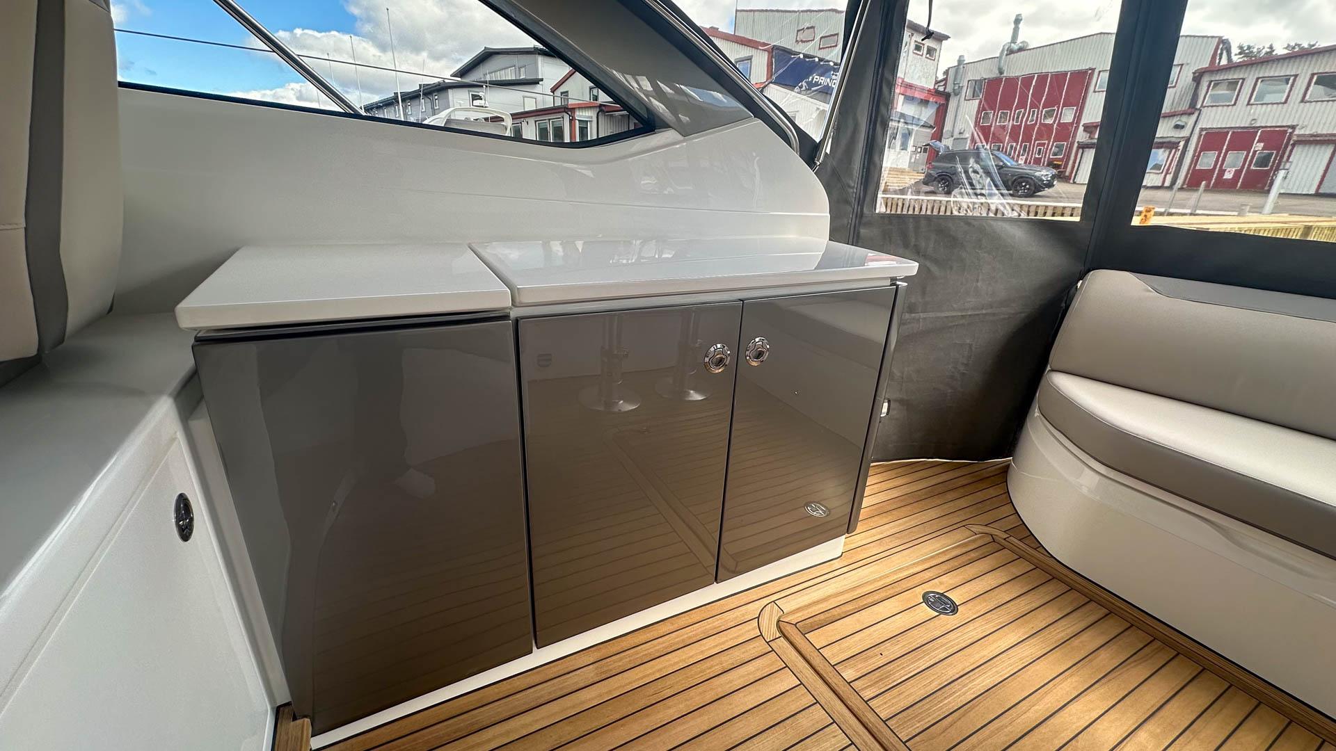 2024 Princess V40 Sports Cruiser for sale - YachtWorld