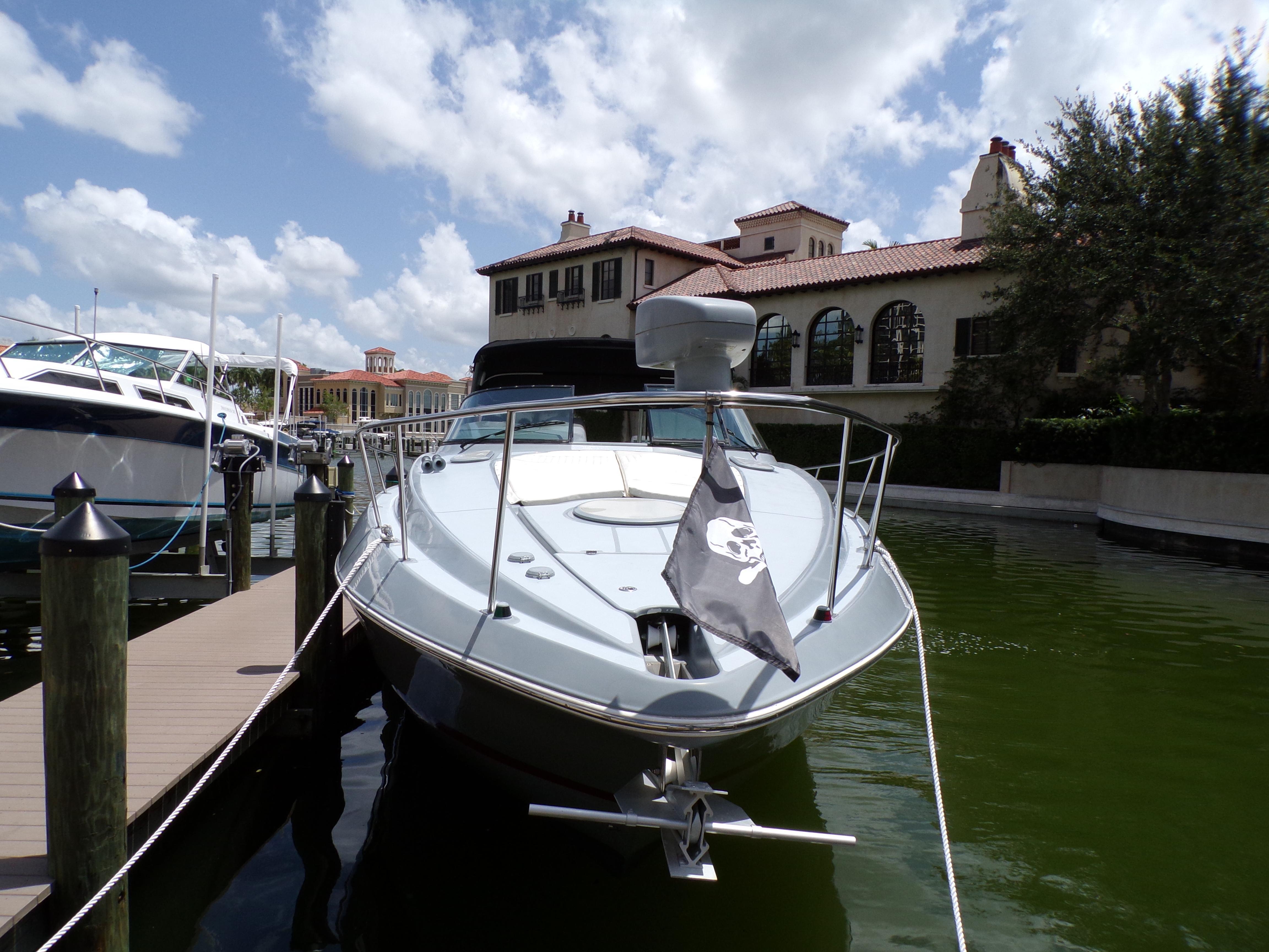 2005 Cruisers Yachts 370 Express Sports cruiser à vendre - YachtWorld